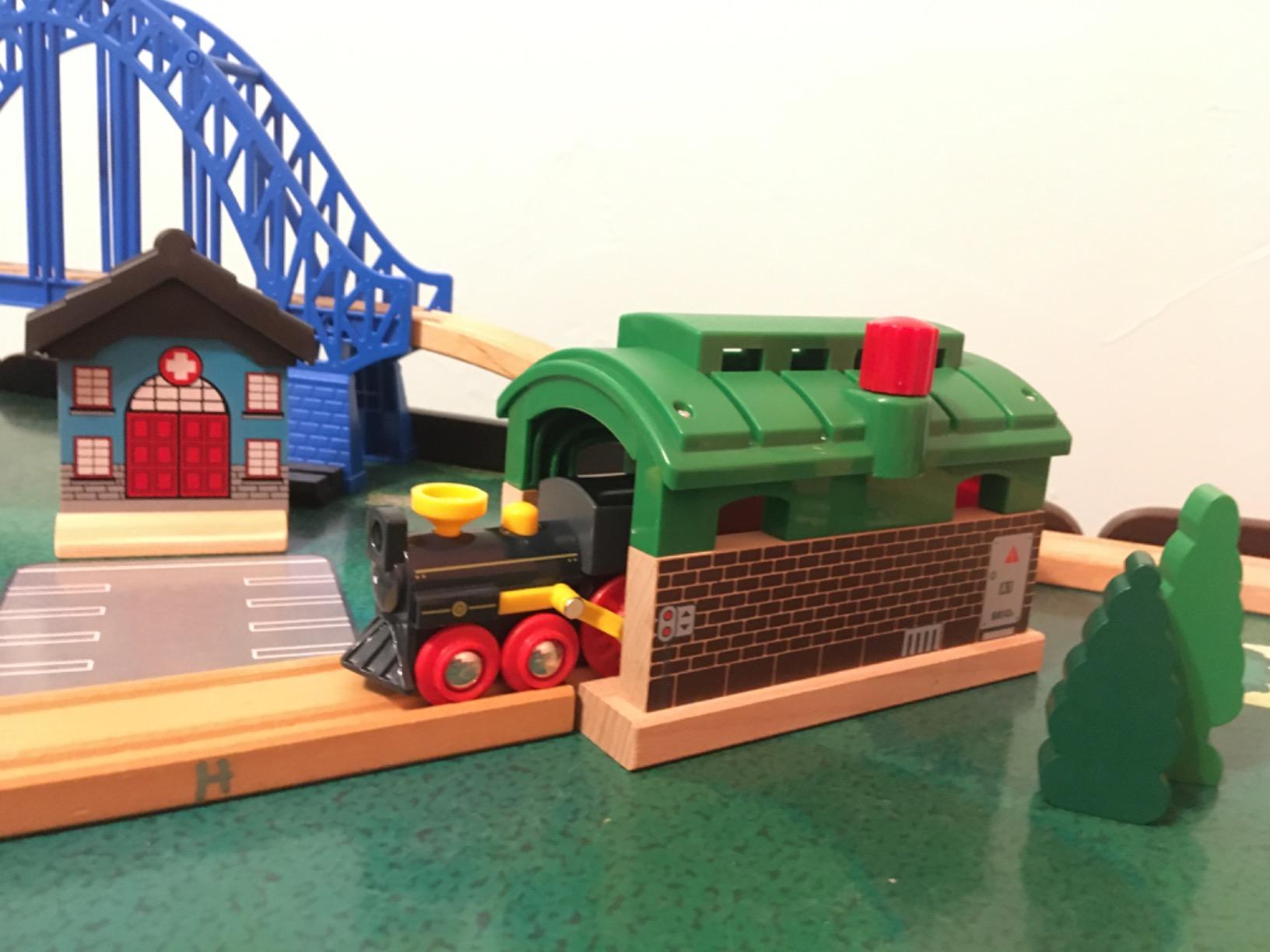 Amazon.com: BRIO World 33574 - Train Garage - 1 Piece Wooden Toy Train ...