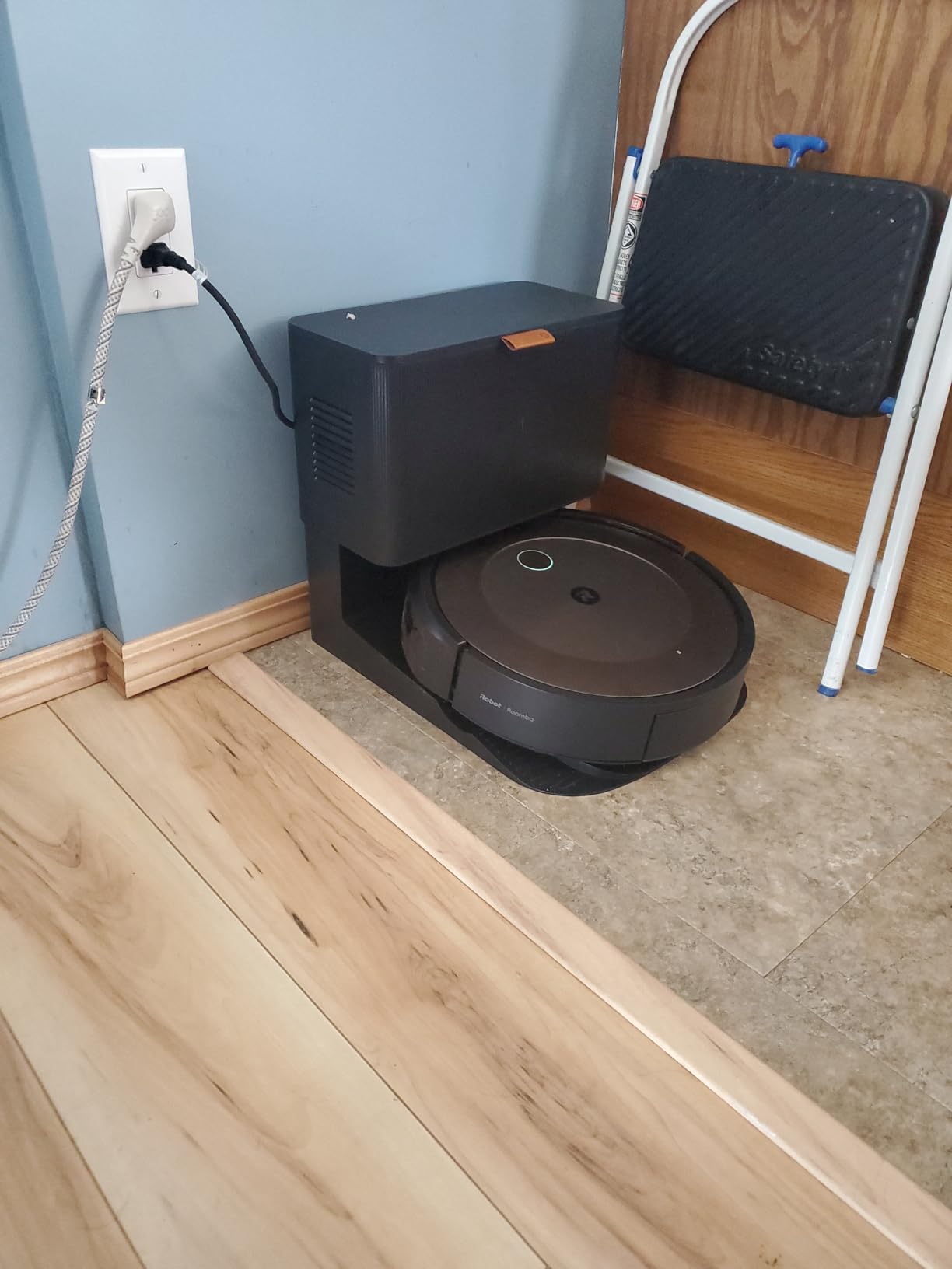 iRobot Roomba j9+ Self-Emptying Robot Vacuum – More Powerful Suction ...