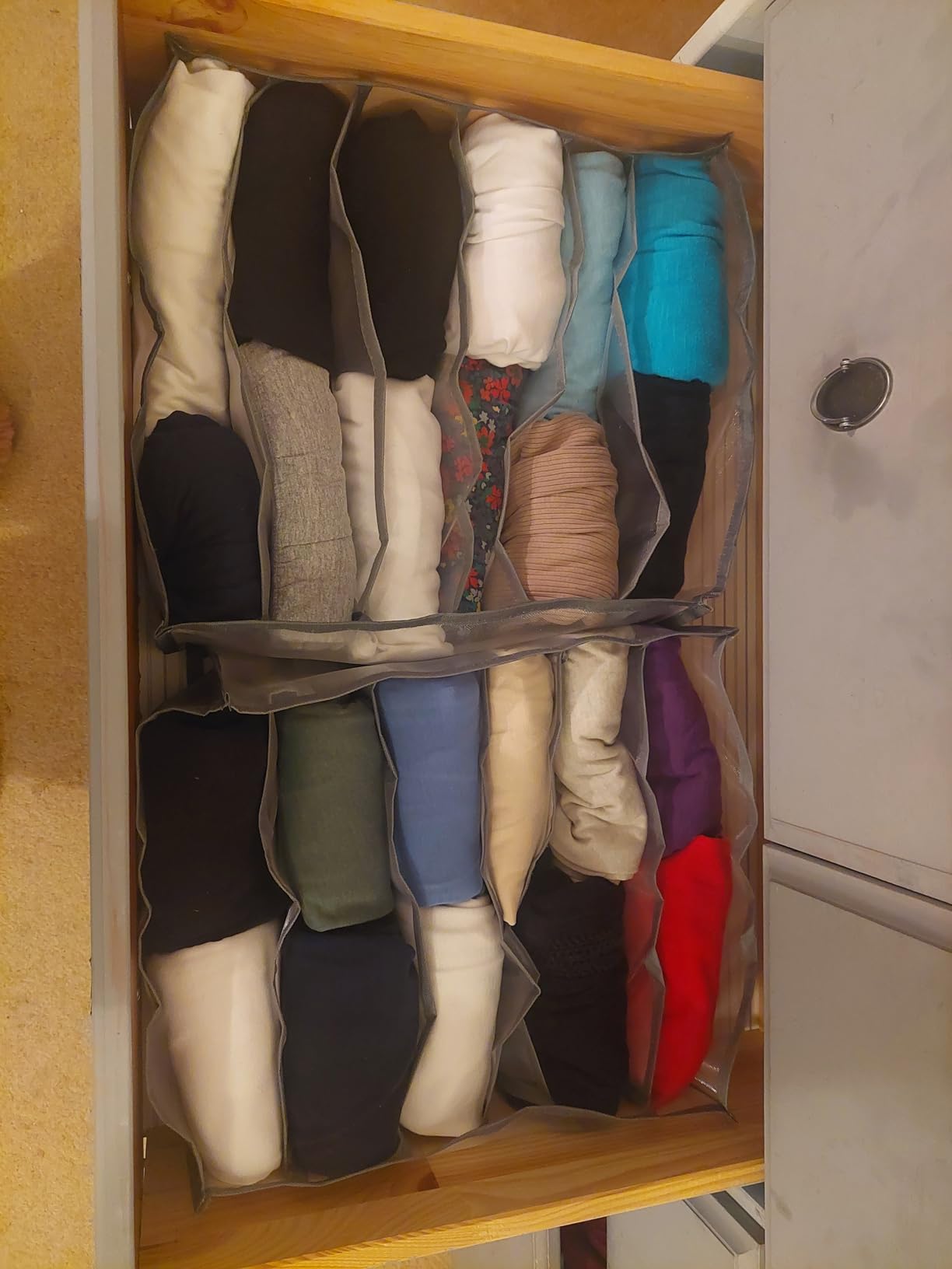 Kurtzy 4 Pack Wardrobe Storage Organisers - 2 Large 6 Grid Mesh Boxes ...