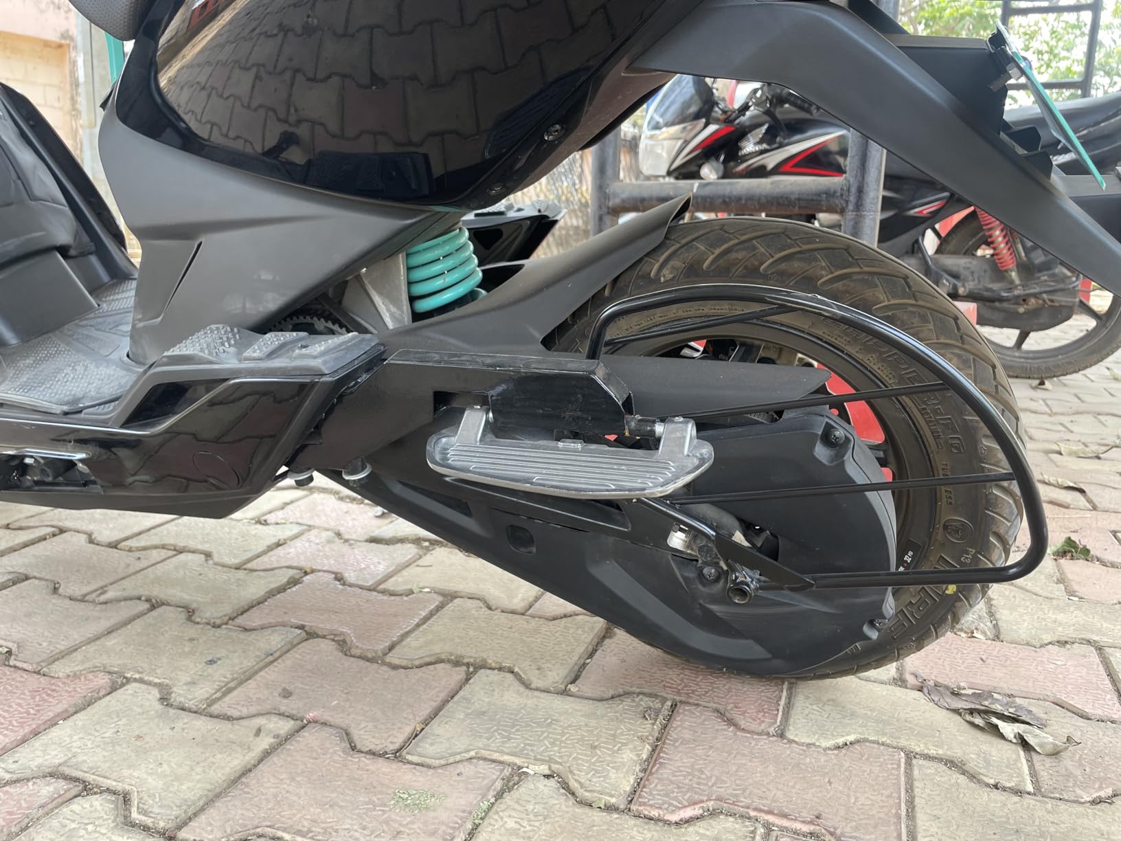 MAHABIR Heavy Duty Lady Footrest Stand Compatible for Scooty/Scooter ...