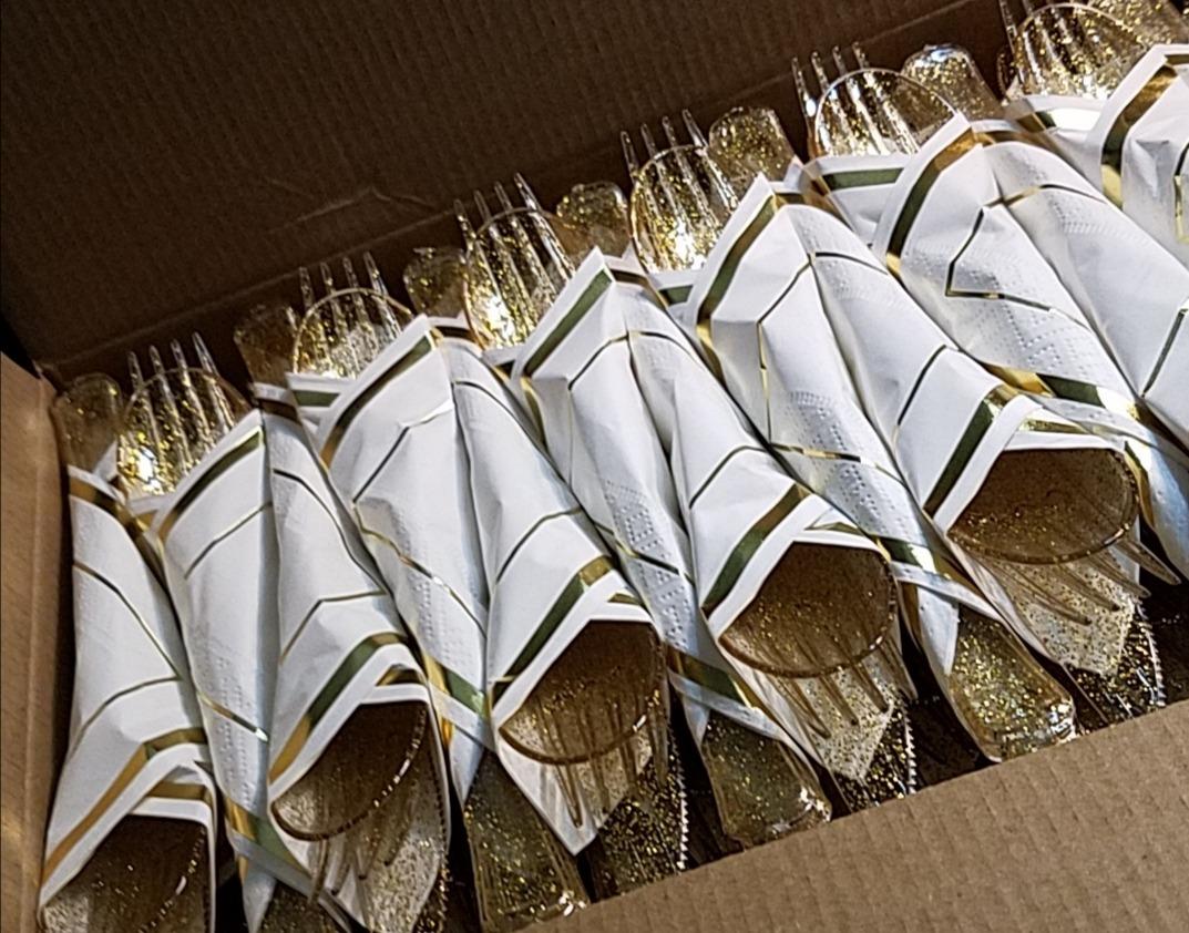 Amazon.com | GLAM Cocktail Napkins Gold Trim, 100 Pack - 5x5 Wedding ...