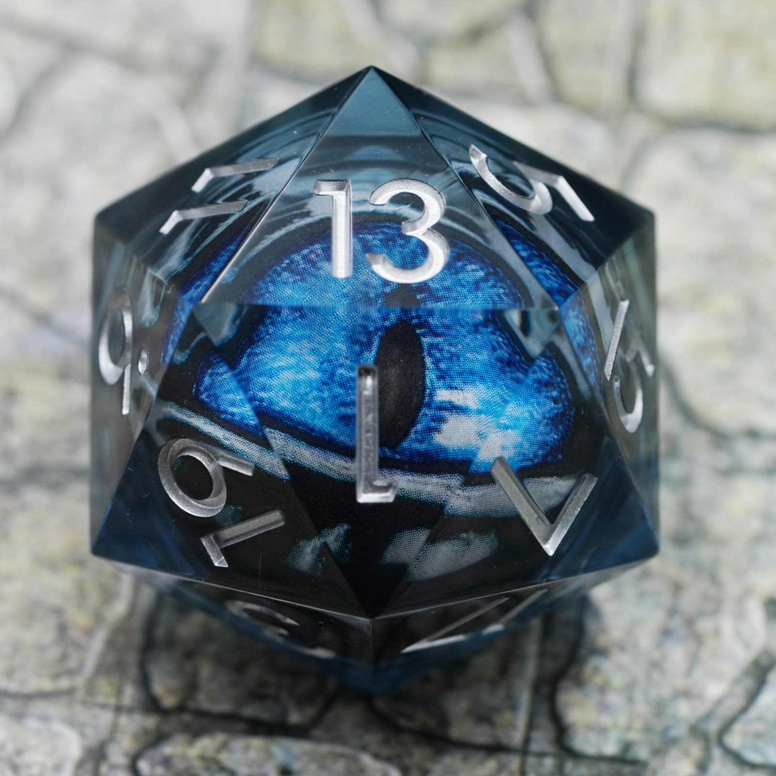 Amazon.com: Dungeons and Dragons DND Dice D20, Moving Eyeball Liquid ...