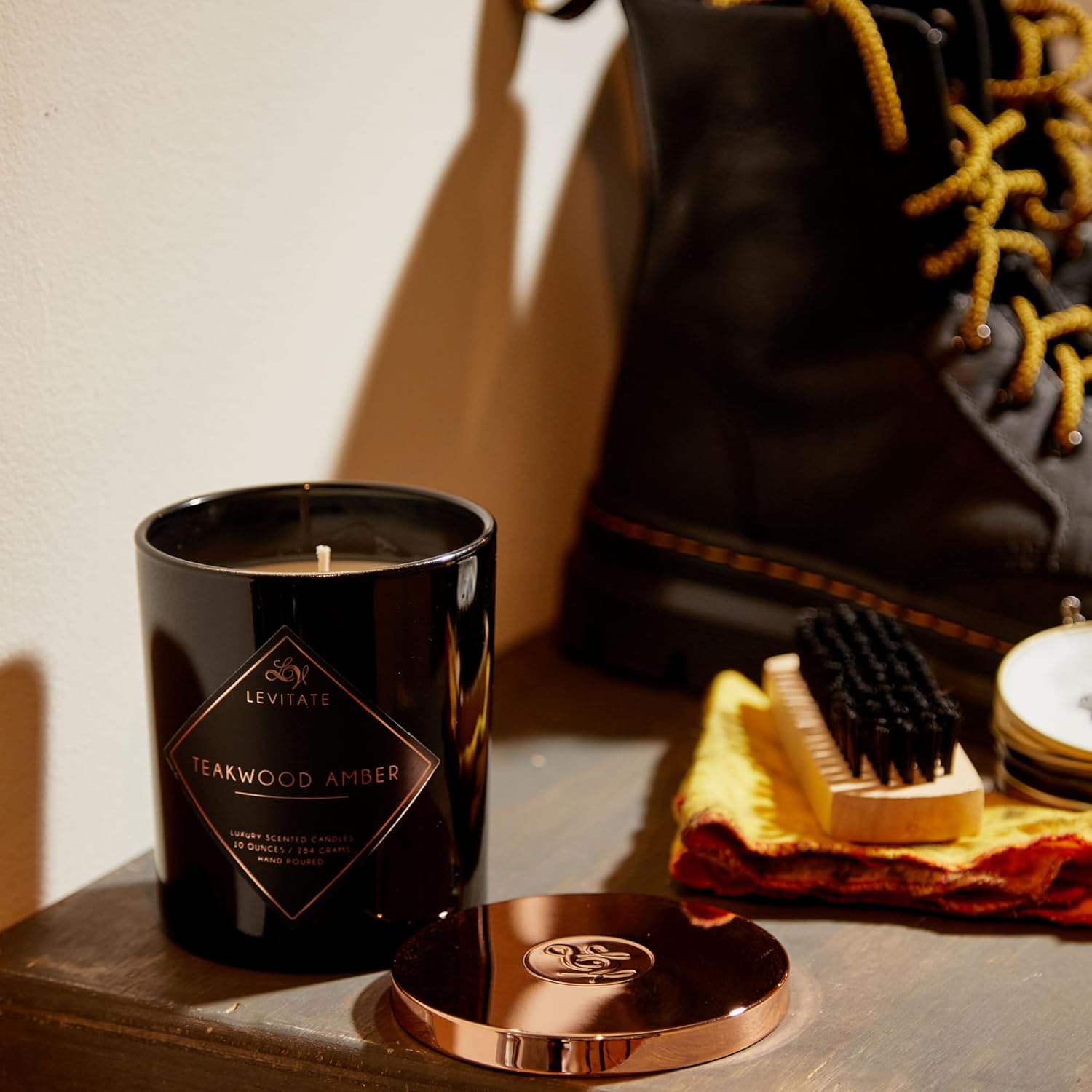 Levitate Timeless Collection Vela aromática de lujo con aroma de madera ...