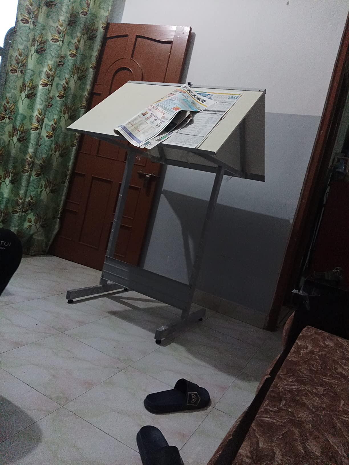 Pragati Systems® Double-sided Newspaper & Magazine Stand for Exhibition ...