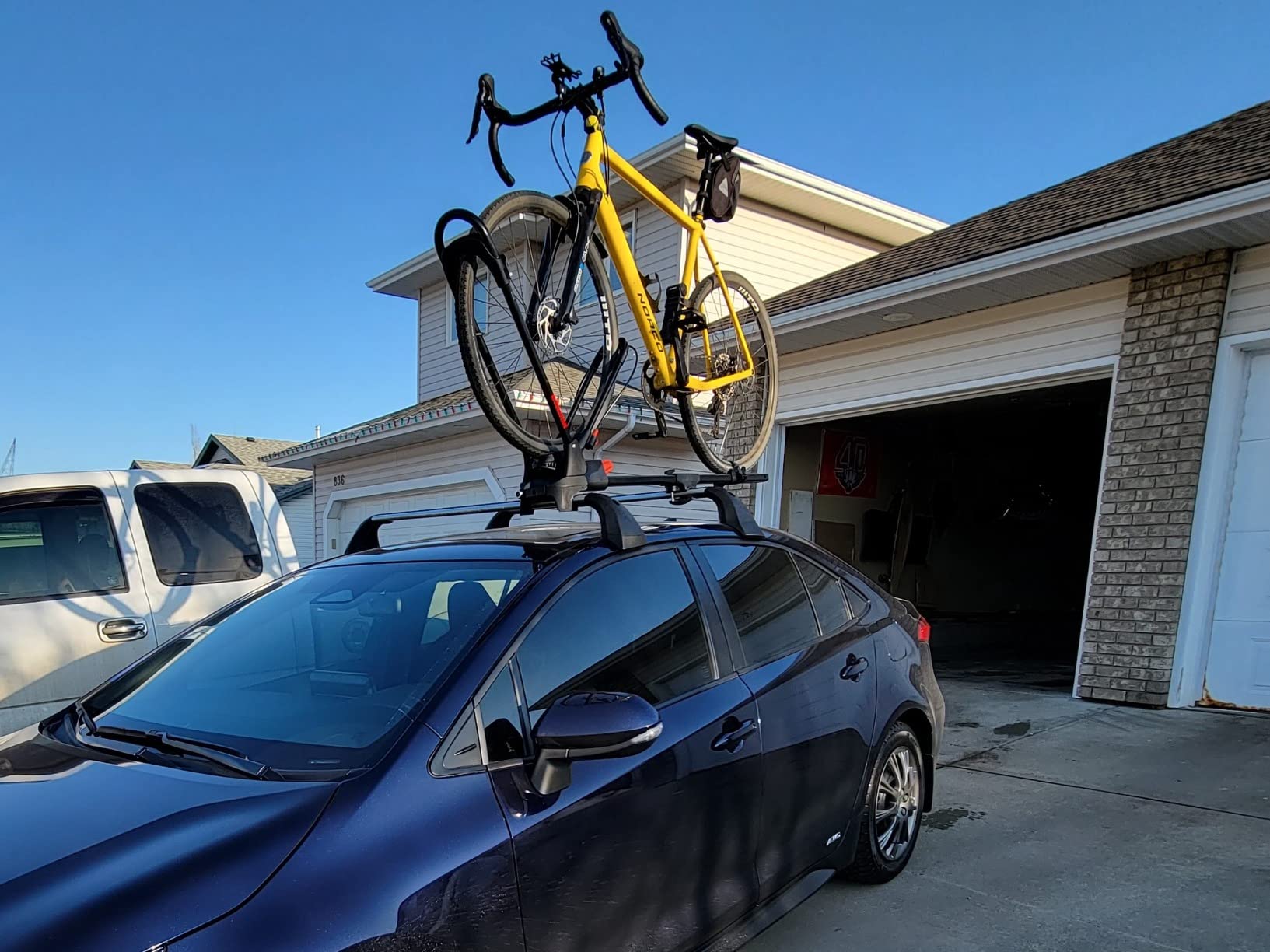 Yakima FrontLoader Rooftop Bike Rack : Amazon.ca: Sports & Outdoors