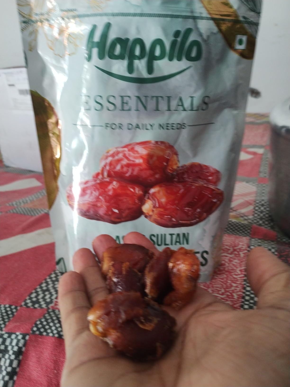 Happilo Essentials Classic Sultan Seedless Dates 500g : Amazon.in ...