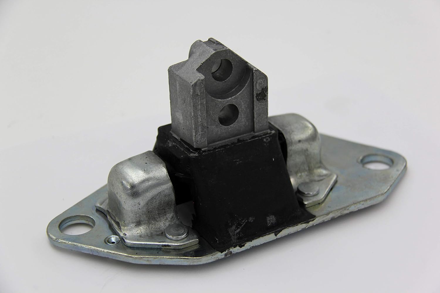 Amazon.com: MTC VR661 / 30748811 Engine Mount (Right, Volvo models ...