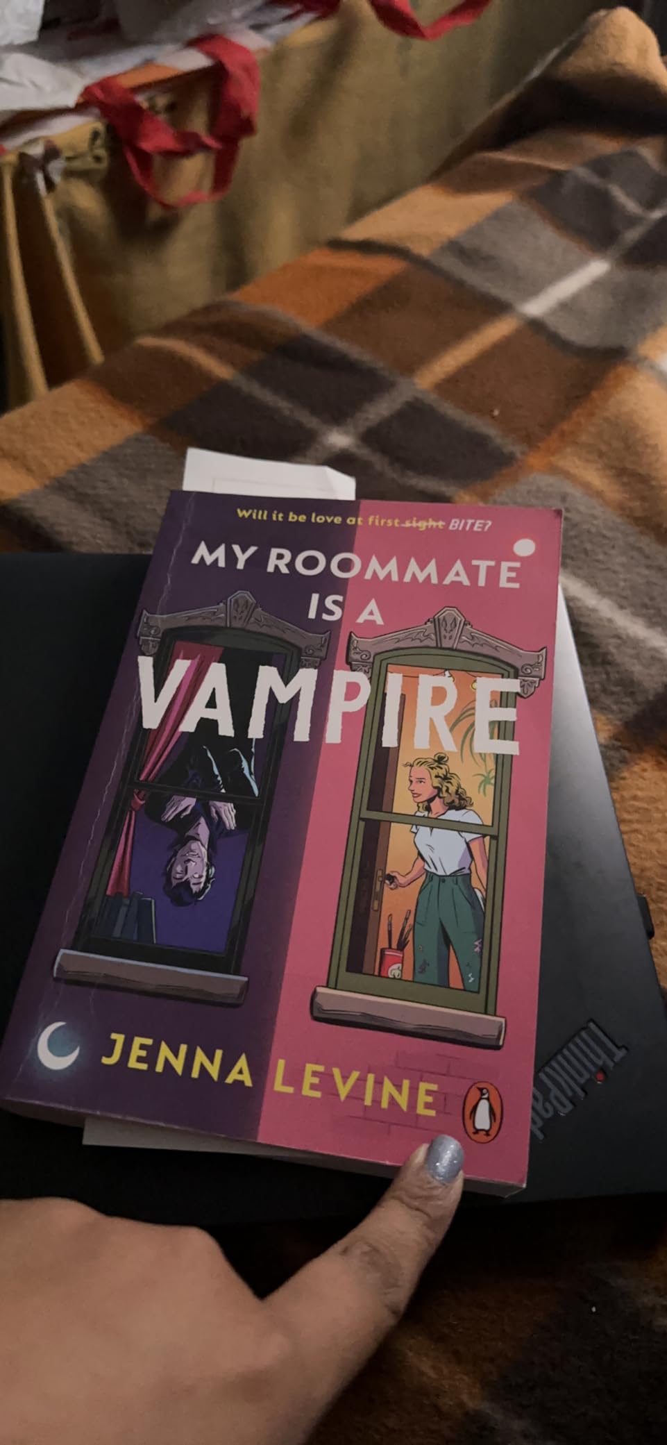 My Roommate Is a Vampire : Levine, Jenna: Amazon.in: Books