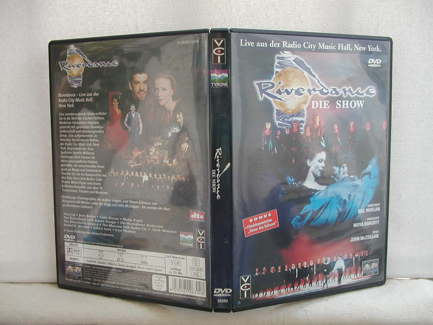 Riverdance - Die Show [Alemania] [DVD]: Amazon.es: Jean Butler, Colin ...