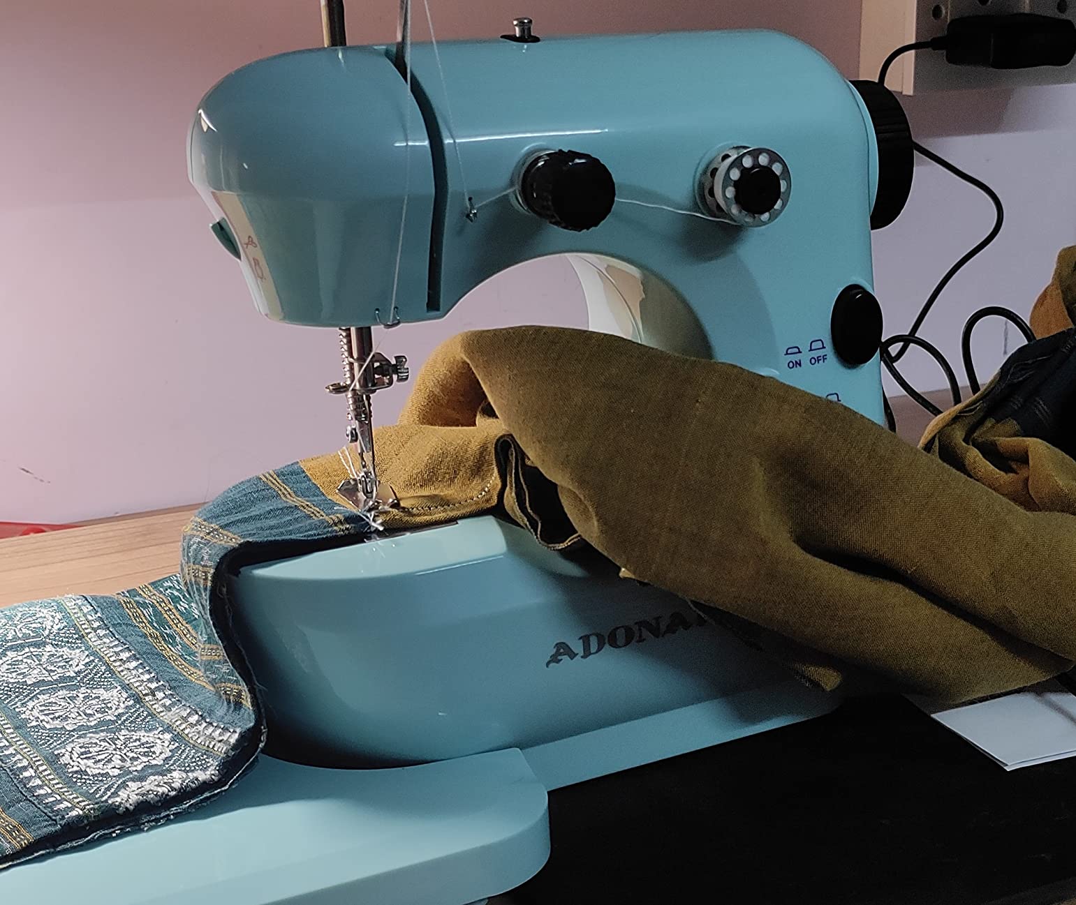 ADONAI ADVANCE HOUSEHOLD ELECTRIC SILAI MACHINE WITH TRAY FOR HME (Blue ...