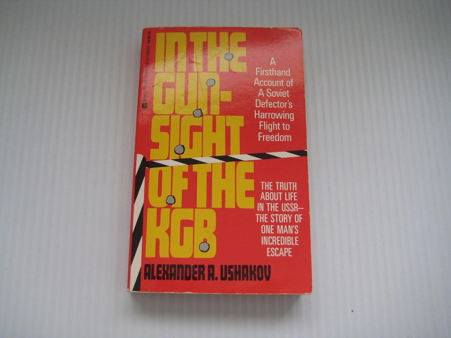 In Gunsight of the KGB: Ushakov, Alexander: 9780425133385: Amazon.com ...