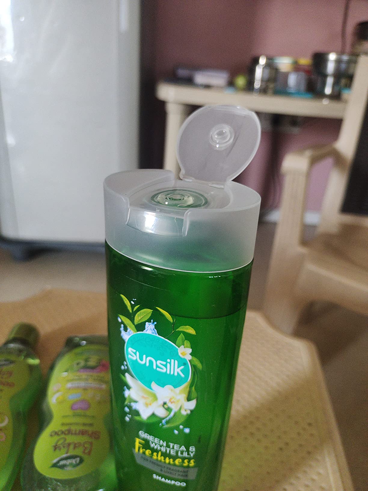 Buy Sunsilk Green Tea and White Lily Freshness Hair Shampoo| 370 ml ...