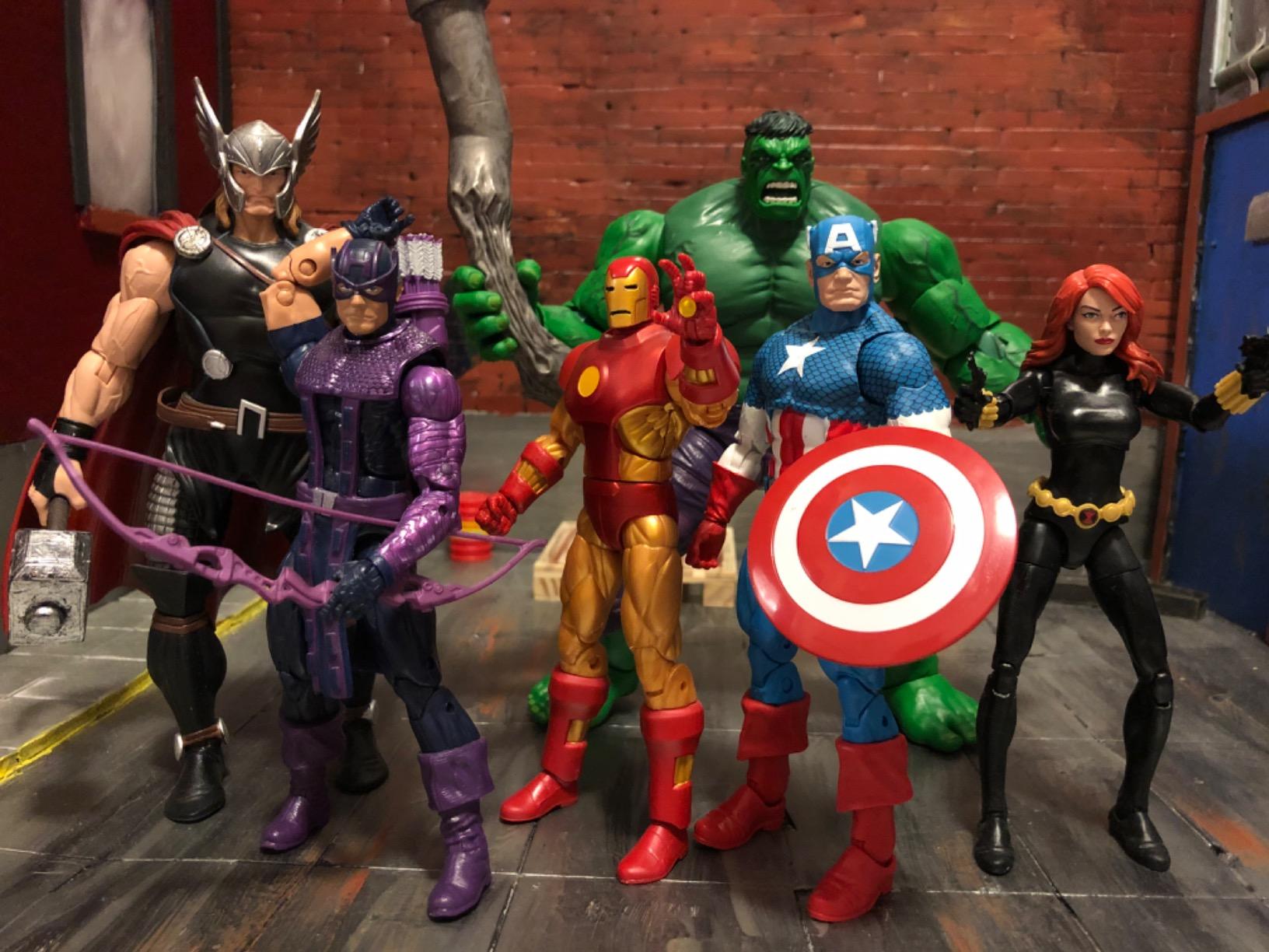 Amazon.com: Marvel Retro 6-inch Collection Captain America Figure ...