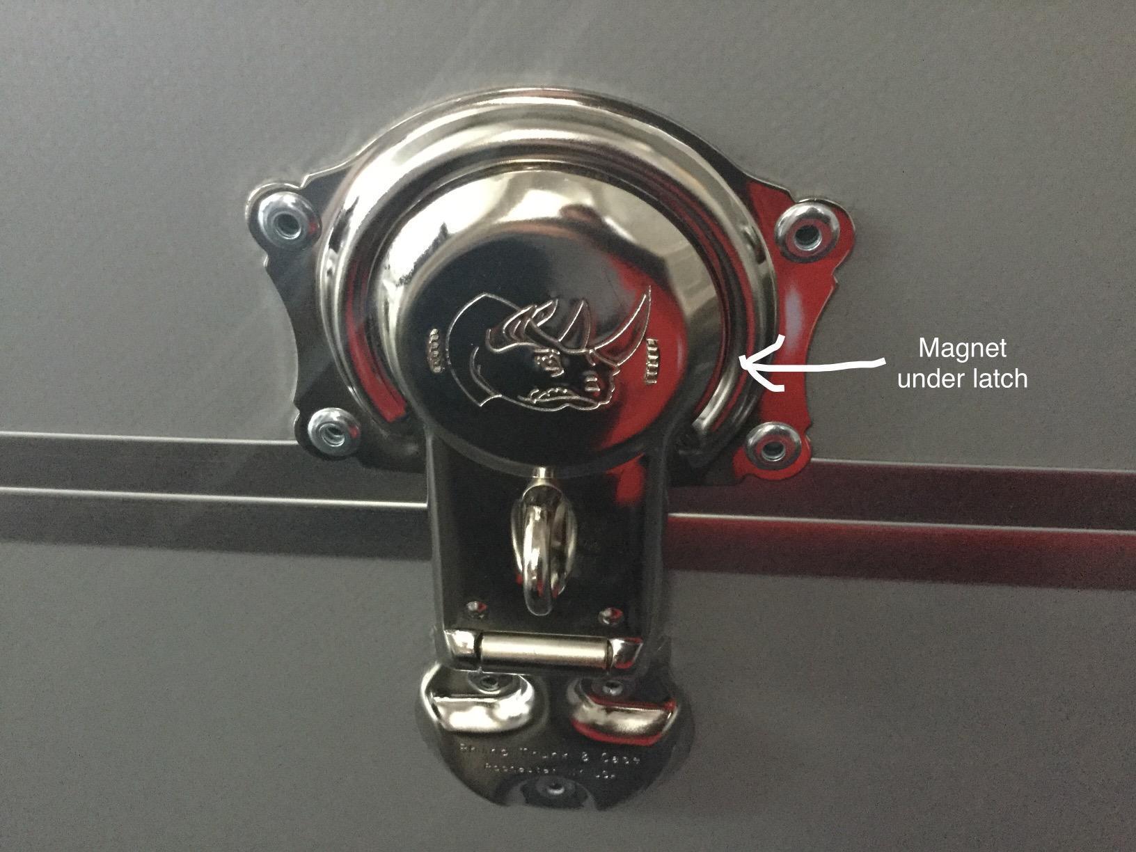 Amazon.com: CampBound Sticker College & Camp Trunk w/Wheels & Tray ...