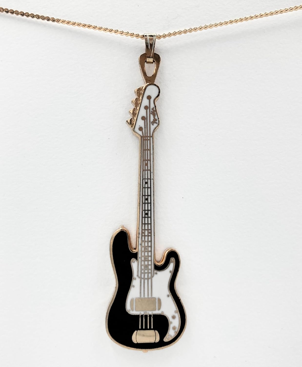 Amazon.com: Fender Bass Necklace, Black with White Pickguard, Harmony ...