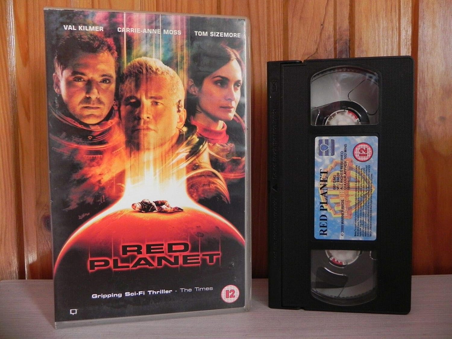 Red Planet [VHS] : Val Kilmer, Carrie-Anne Moss, Tom Sizemore, Benjamin ...