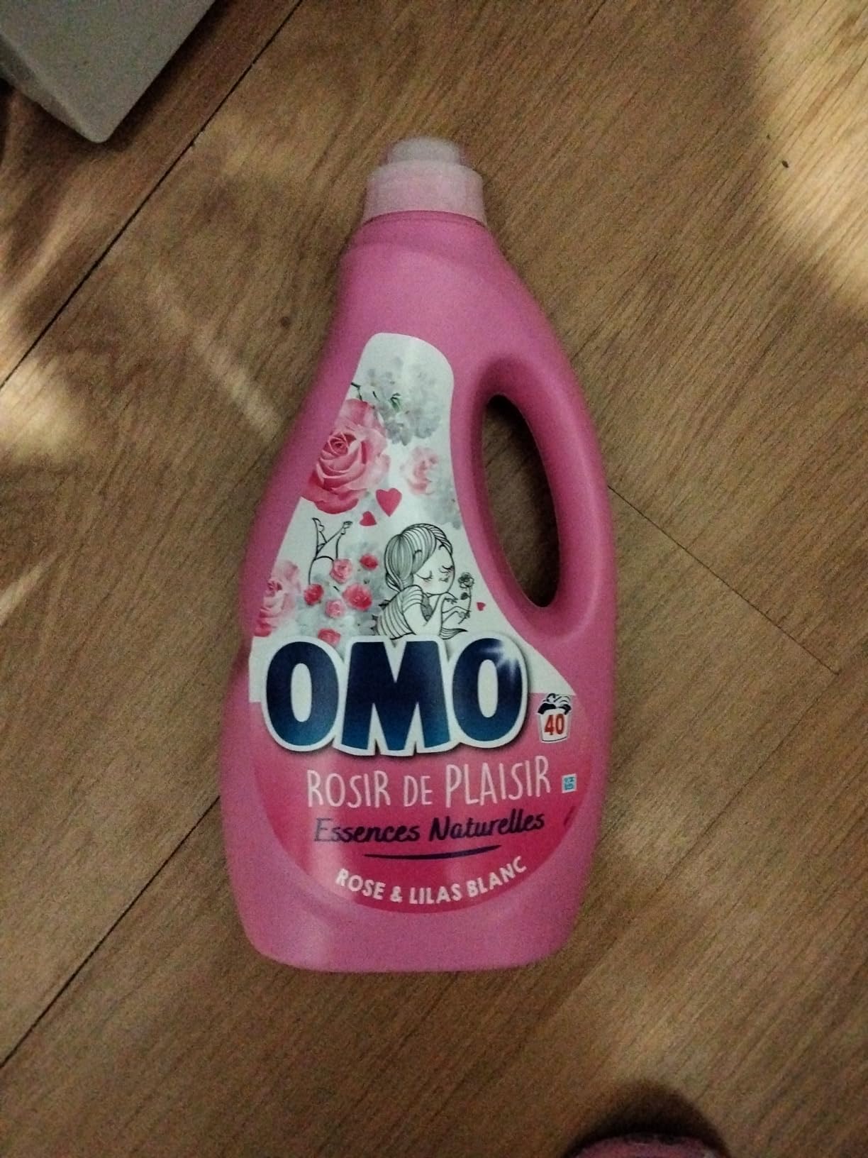 Omo Lessive liquide Rose et lilas blancs - 160 lavages - parfum longue ...