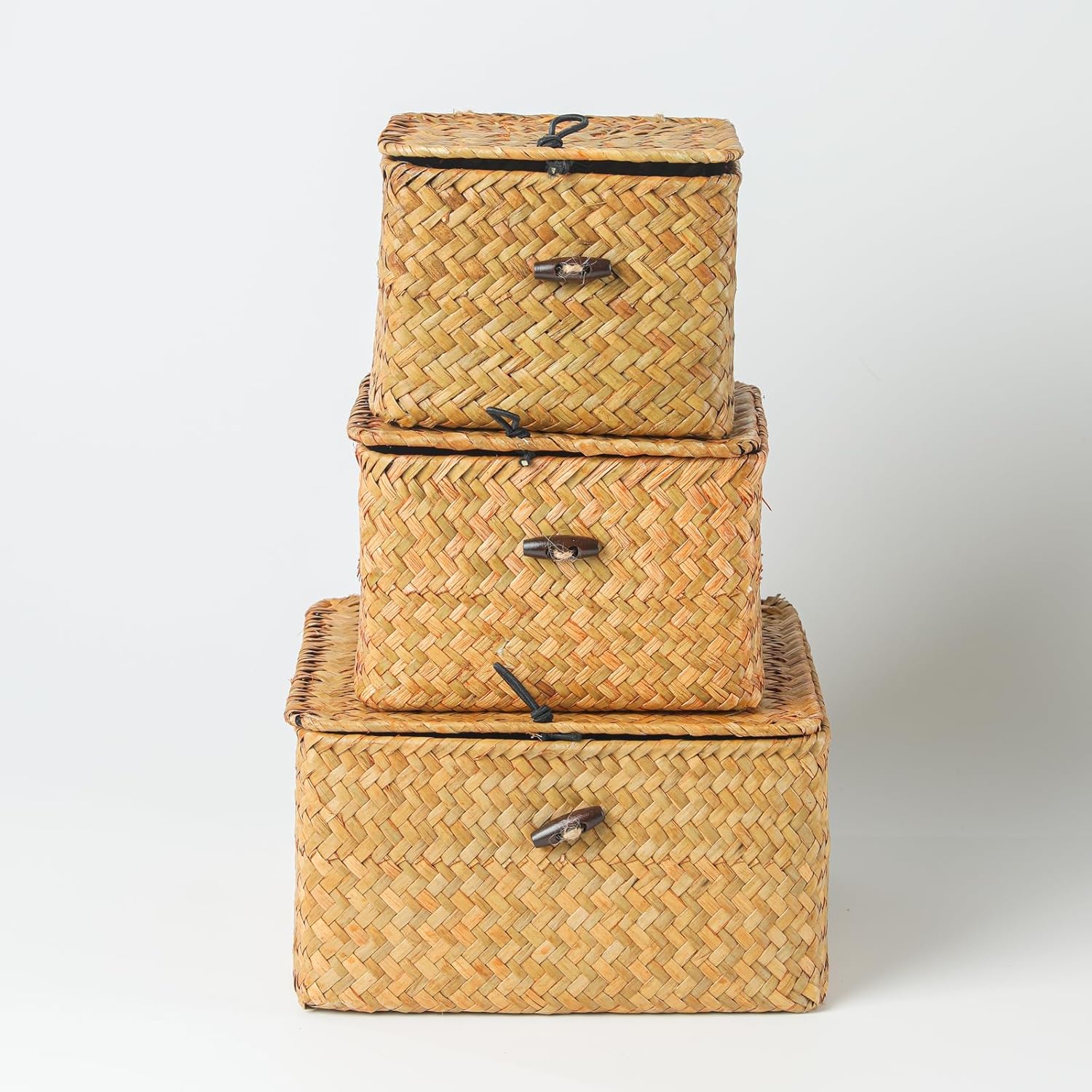 Amazon.com: ACKEIVTO Set of 3 Square Wicker Shelf Baskets with Lid ...