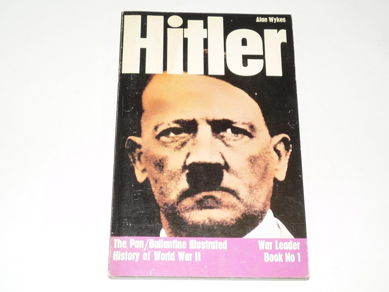 Hitler: War Leader, Book 3: Wykes, Alan: Amazon.com: Books
