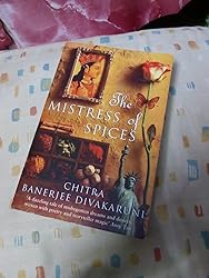 The Mistress Of Spices : Divakaruni, Chitra Banerjee: Amazon.in: Books
