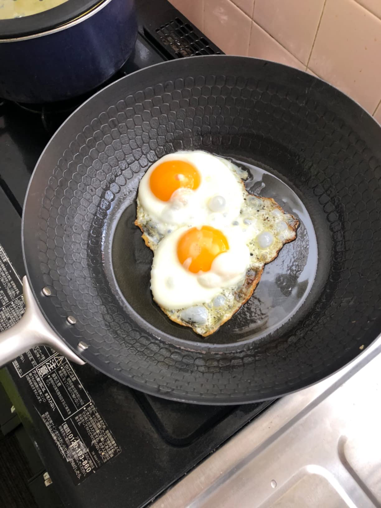 Amazon｜アーネスト 【日本製】 燕三条 鉄 フライパン 28cm IH対応 鉄製なのにくっつきにくい 焦げ付きにくい (ファイバーライン/槌目加工) 熱が伝わりやすい お手入れカンタン ...