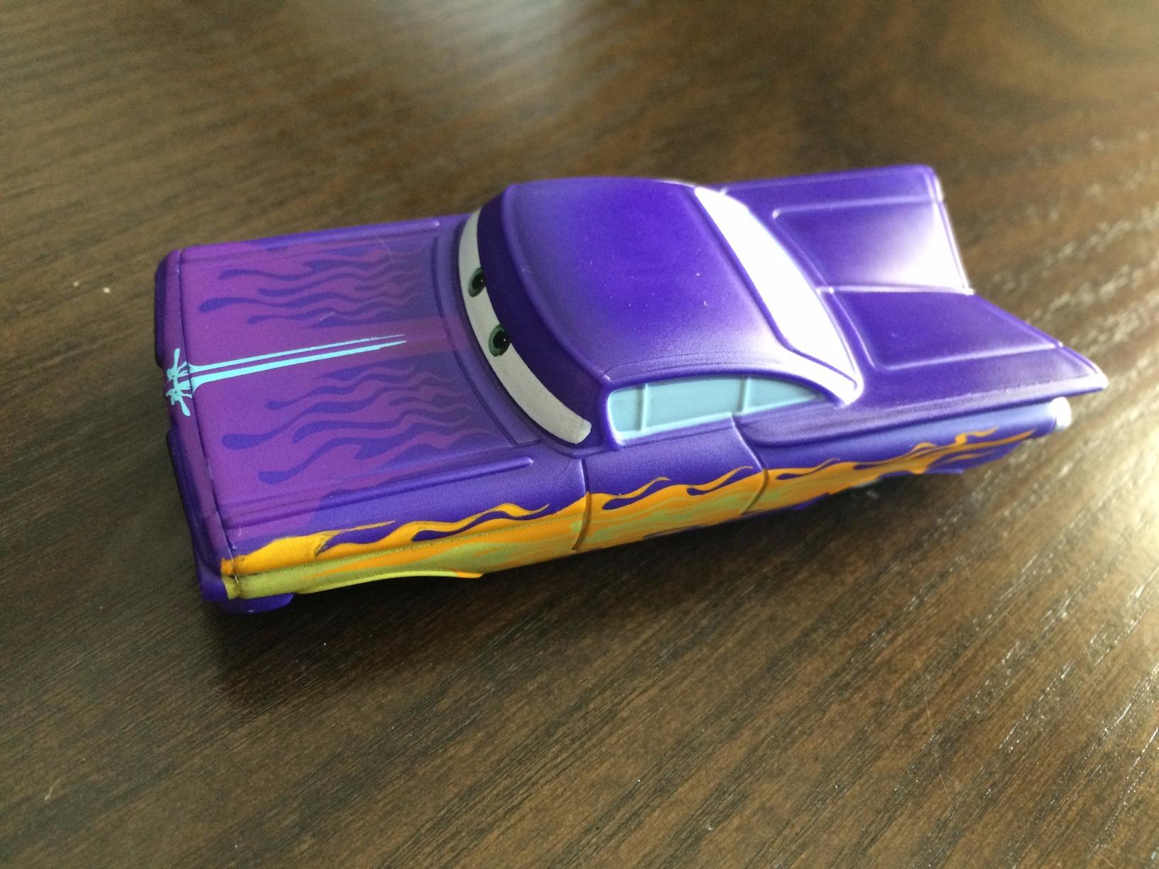 Amazon.com: Disney Car Toys Color Change 1:55 Scale Vehicle, Ramone ...