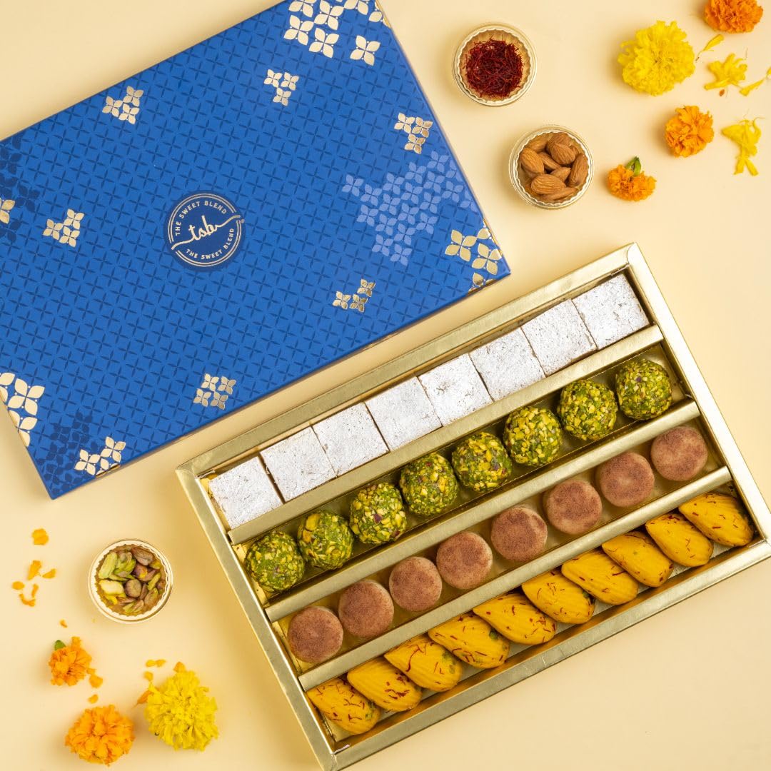THE SWEET BLEND Royal Mithai Box | Assorted Mithai | Badam Barfi, Pista ...