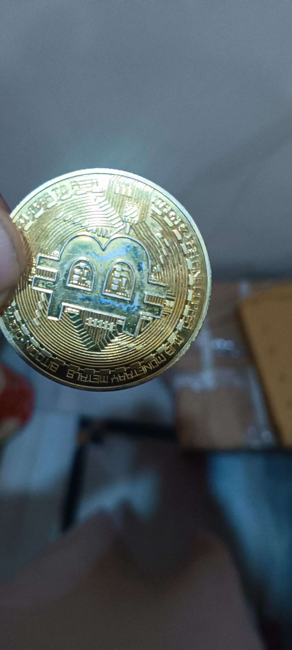24K Gold Plated Bitcoin Collectible Coin 40mm Diameter with Display ...