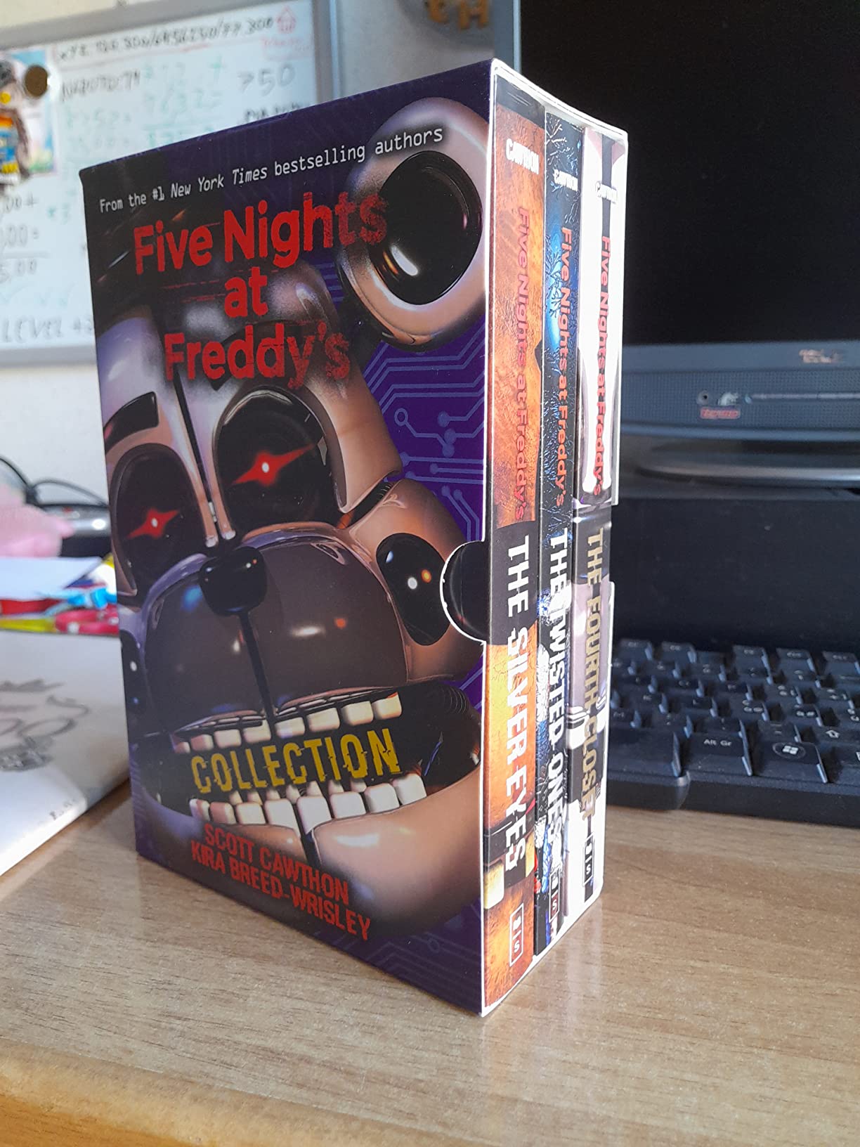 Five Nights at Freddy's Collection: The Silver Eyes / The Twisted Ones ...