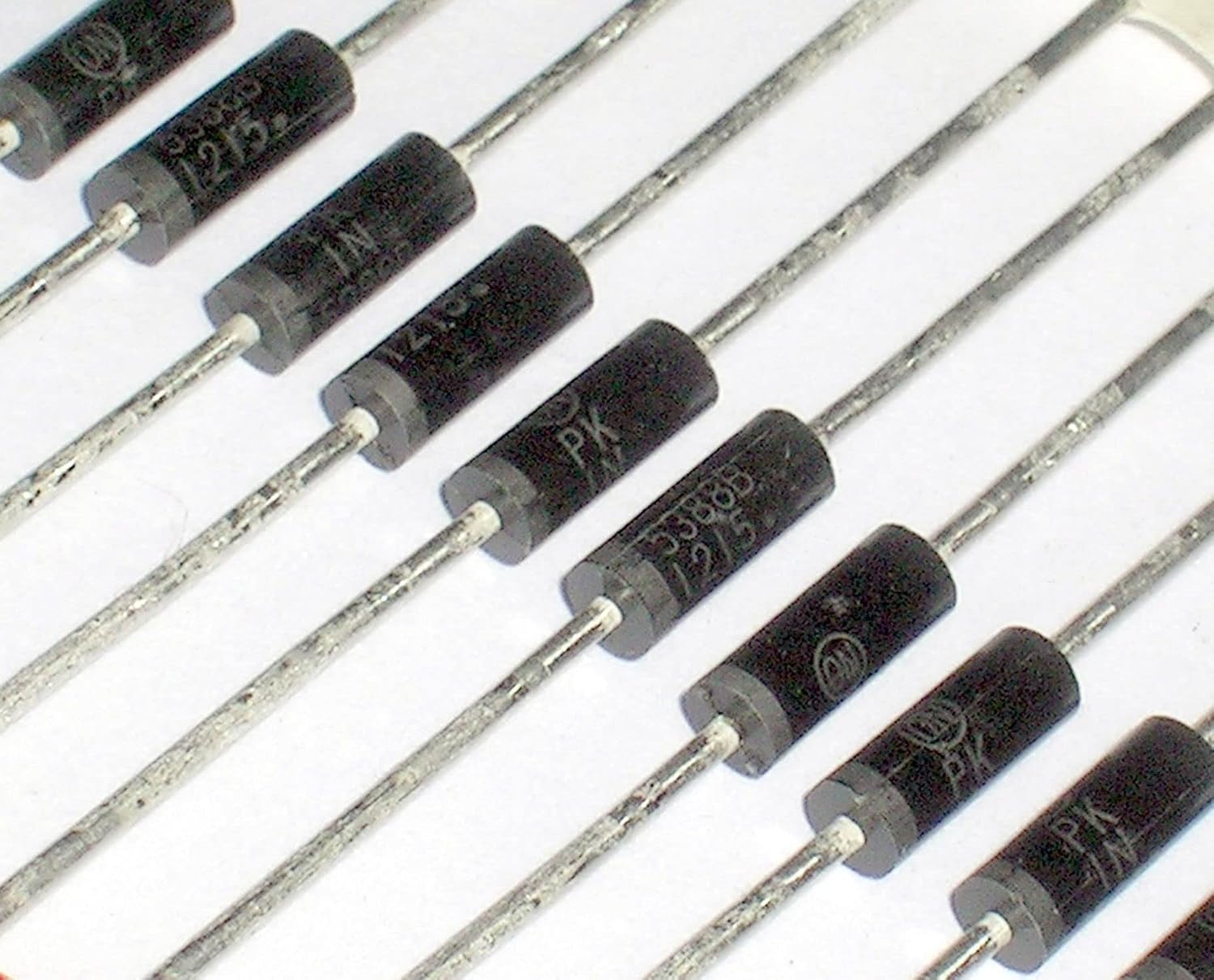 Amazon.com: TSIOHKBS 10pcs DIP Diode Zener 1N5388B 200V 5W : Industrial ...