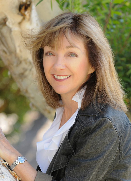 Amazon.com: Carolyn Pierini: books, biography, latest update