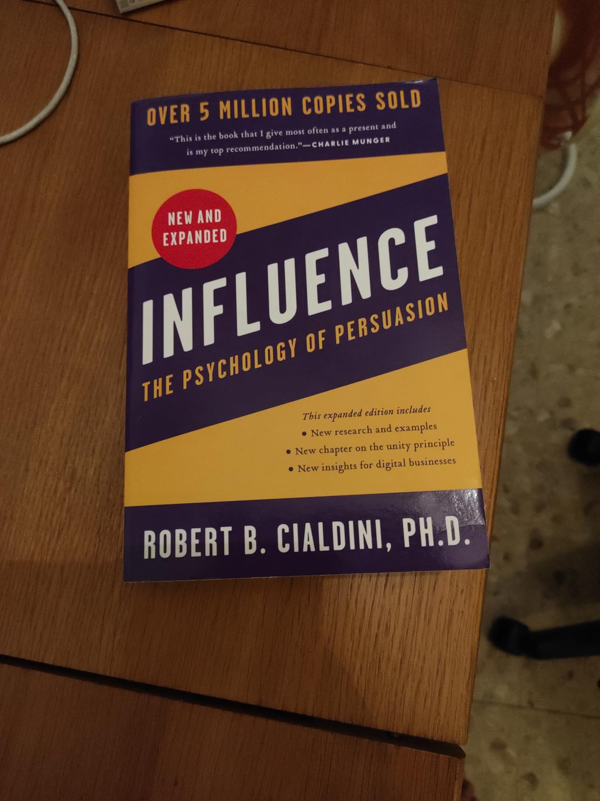 Influence, New and Expanded UK: The Psychology of Persuasion : Cialdini ...