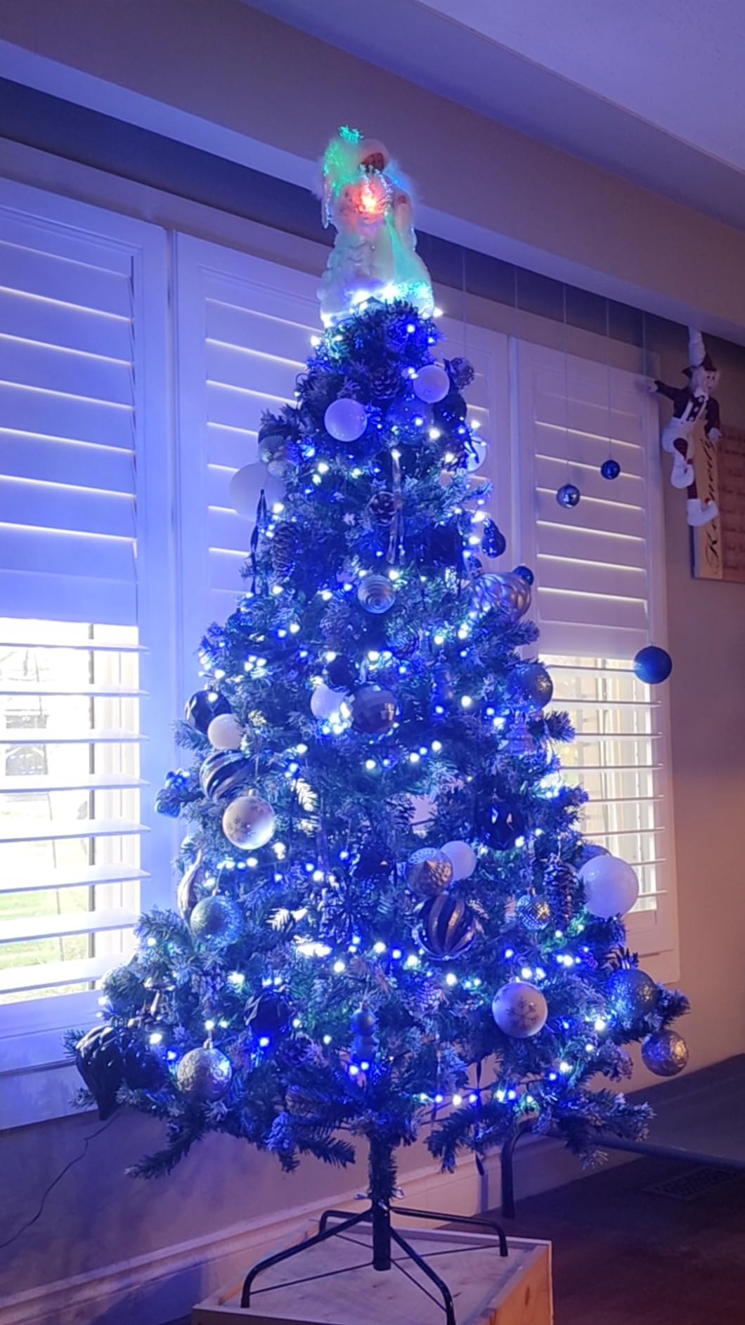 HOMCOM 6ft Snow Flocked Artificial Christmas Tree, Unlit Full Fir Tree ...
