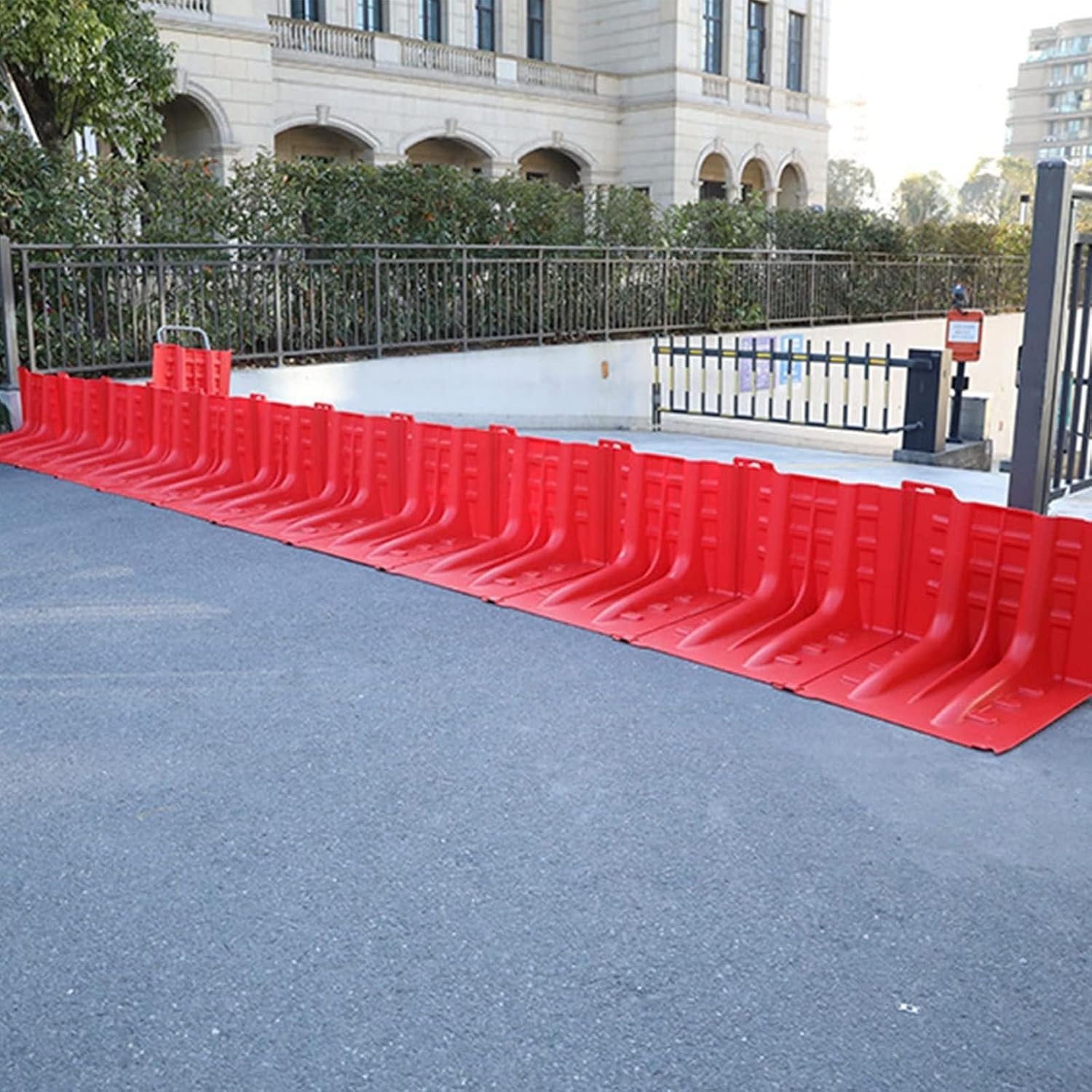 Amazon.com: RTOWERM Flood Prevention Barriers, 2/4/6/8/10-Pcs L-Shaped ...