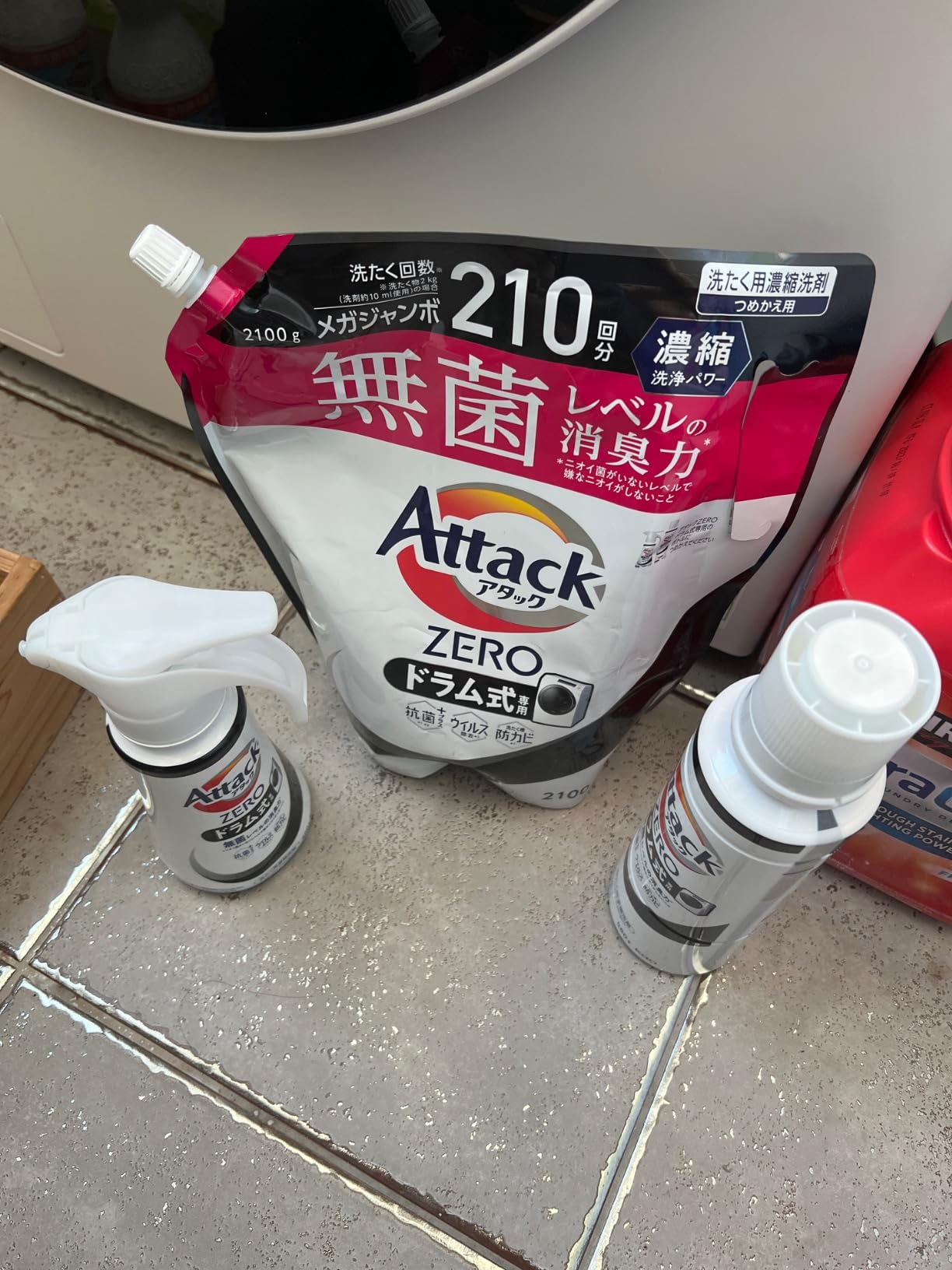 Amazon | アタックZERO アタック液体史上 最高の清潔力。無菌レベルの消臭力 ドラム式専用 詰め替え 2100g | アタック | 液体洗剤