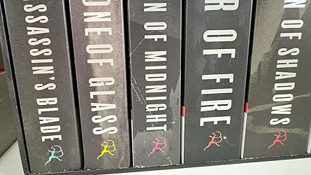 Amazon.com: Throne of Glass Box Set: 9781547603930: Maas, Sarah J.: Books