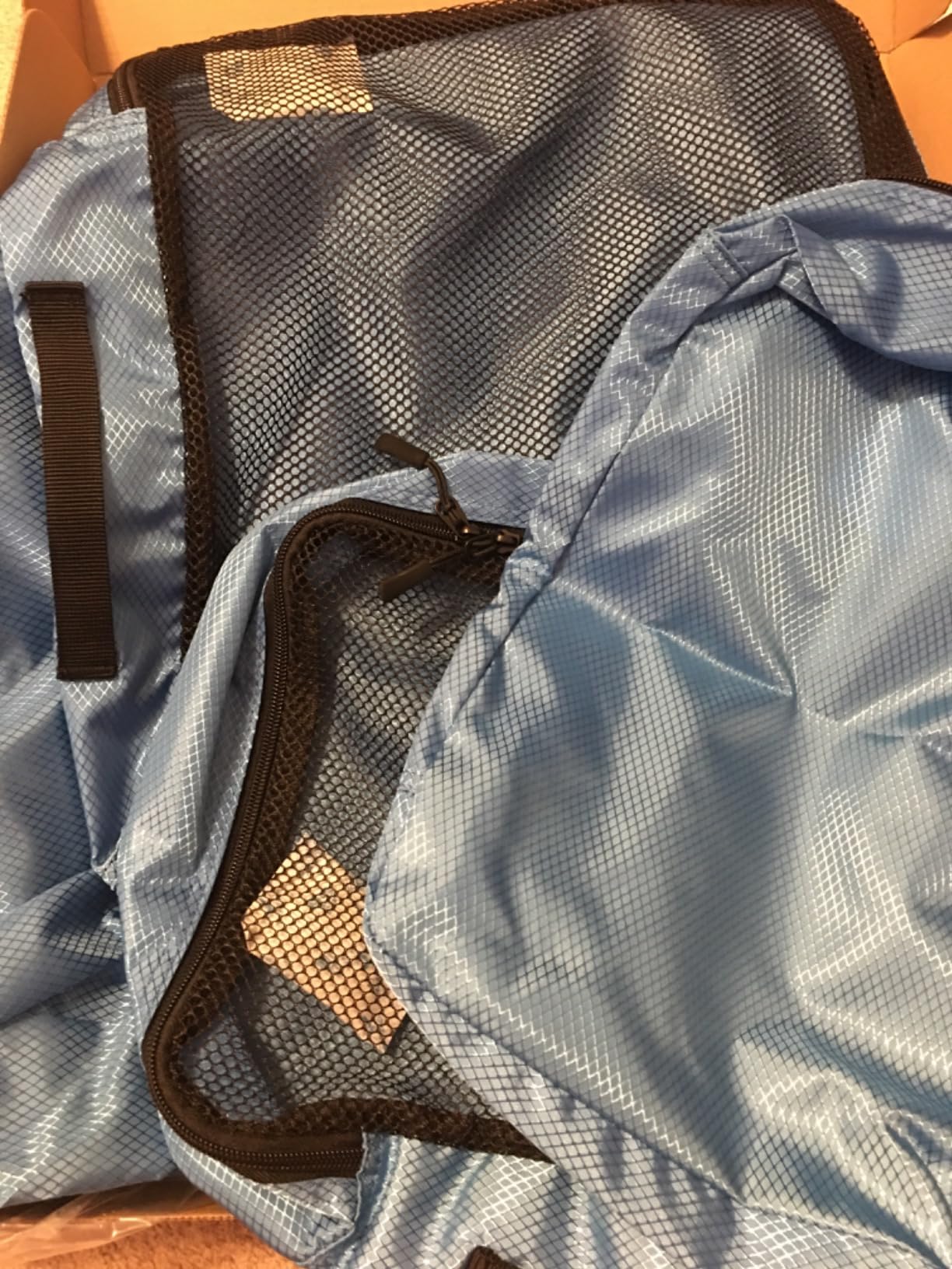 Amazon Basics 4 Piece Small Packing Travel Organizer Cubes Set - Green ...