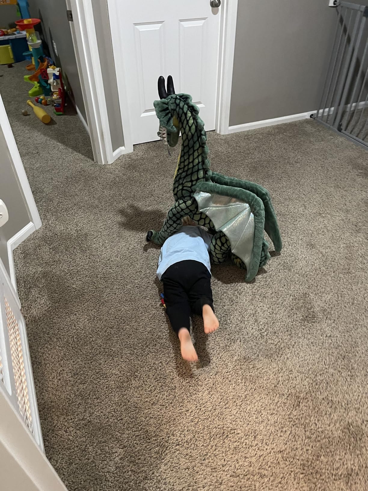 Amazon.com: Melissa & Doug Lifelike Plush Giant Winged Dragon Stuffed ...