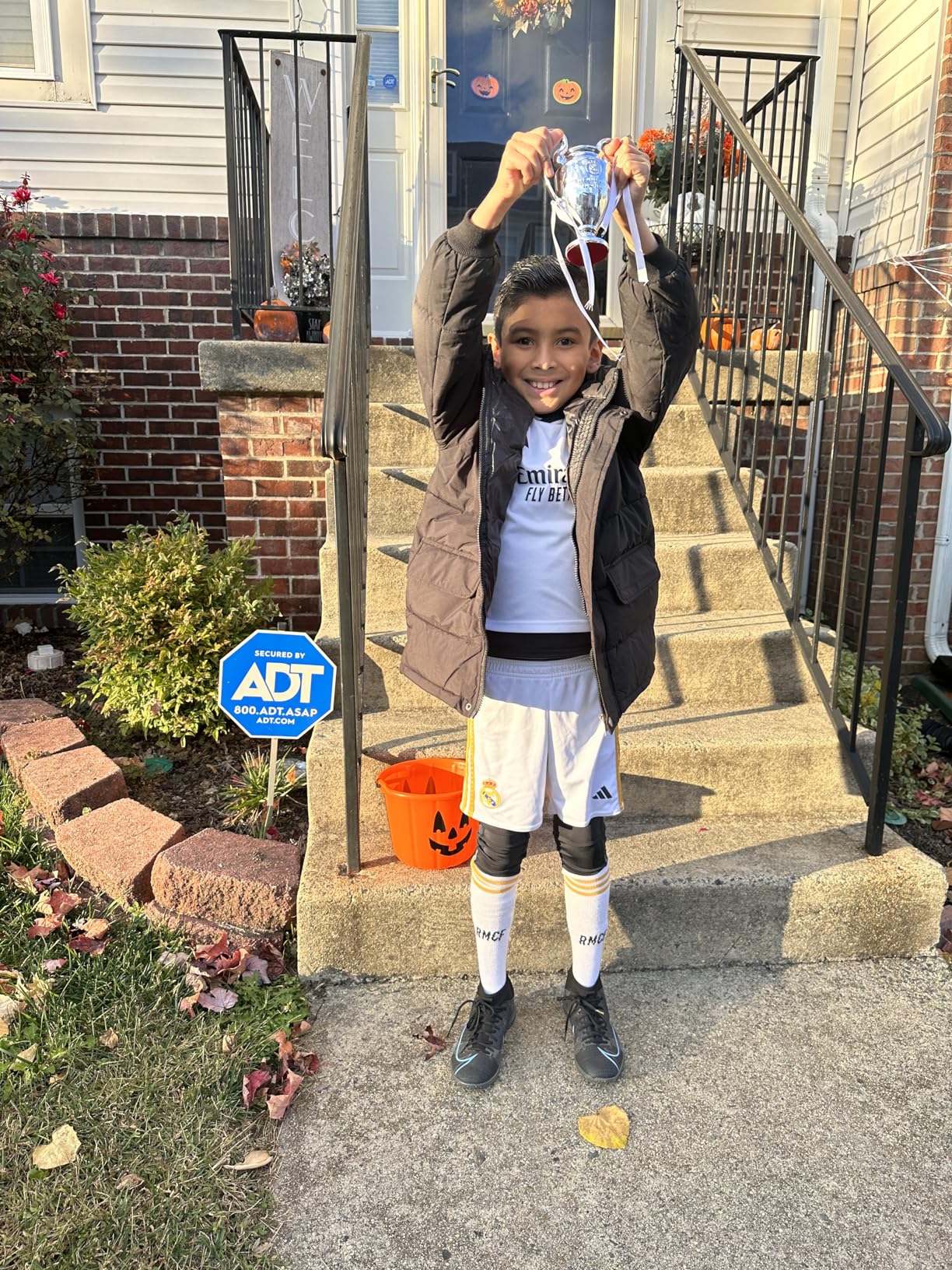 Amazon.com: Fubosi Trophy Champion Artwork Sport League Cup Replica ...