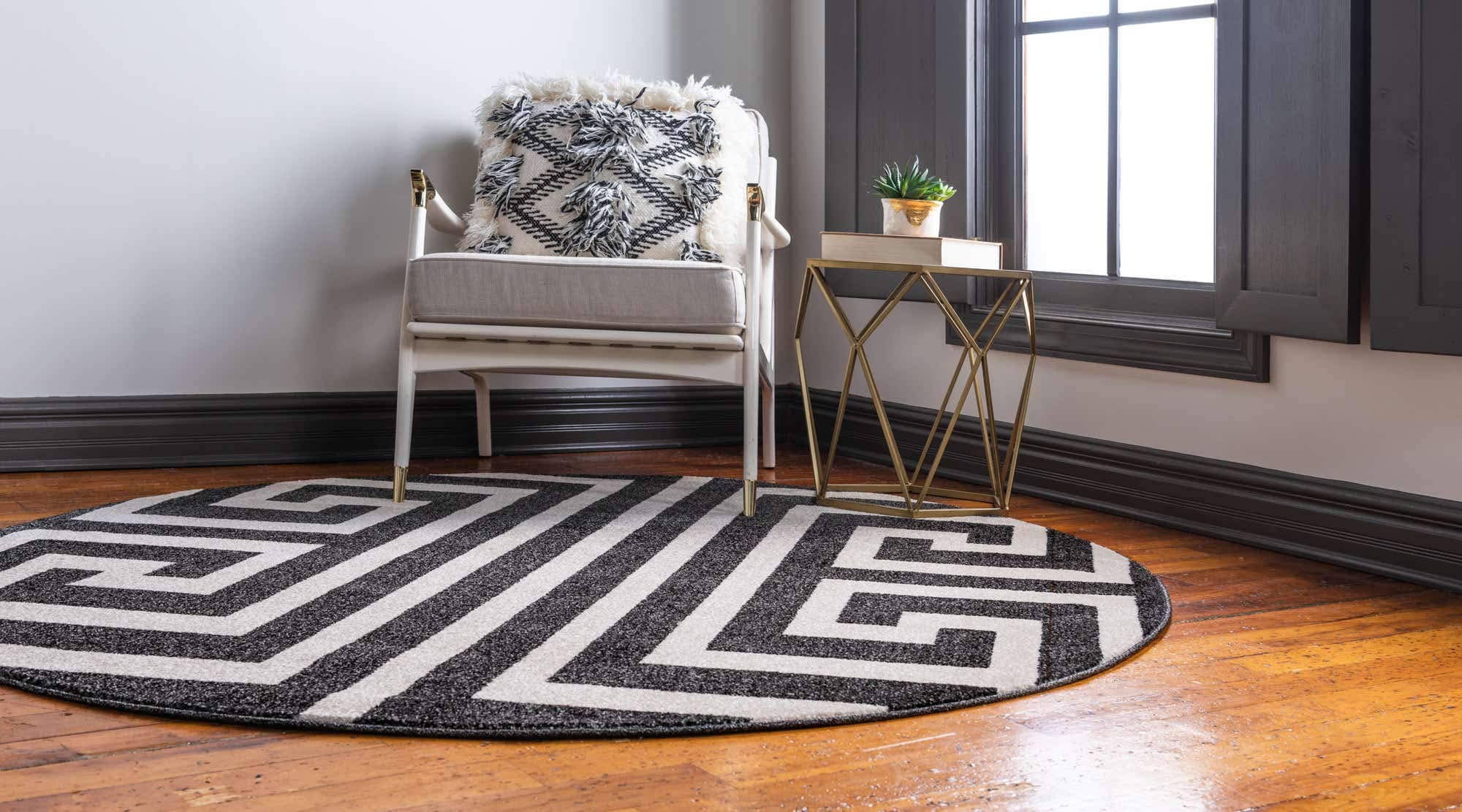 Contemporary Border Design