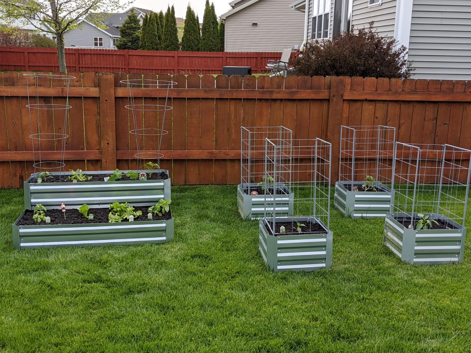 Amazon.com: CASTLECREEK Galvanized Stair Planter Box Elevated Raised ...