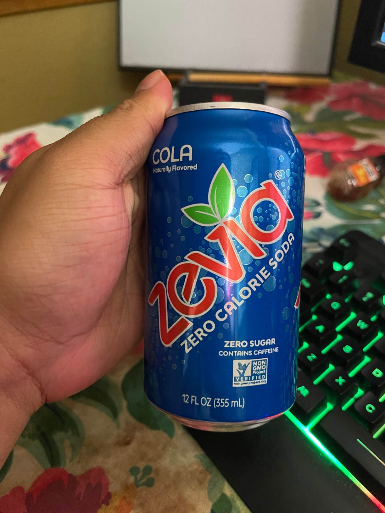 Amazon.com : Zevia Cola Zero Calorie Soda , 12 Ounce Cans, 6 Pack ...