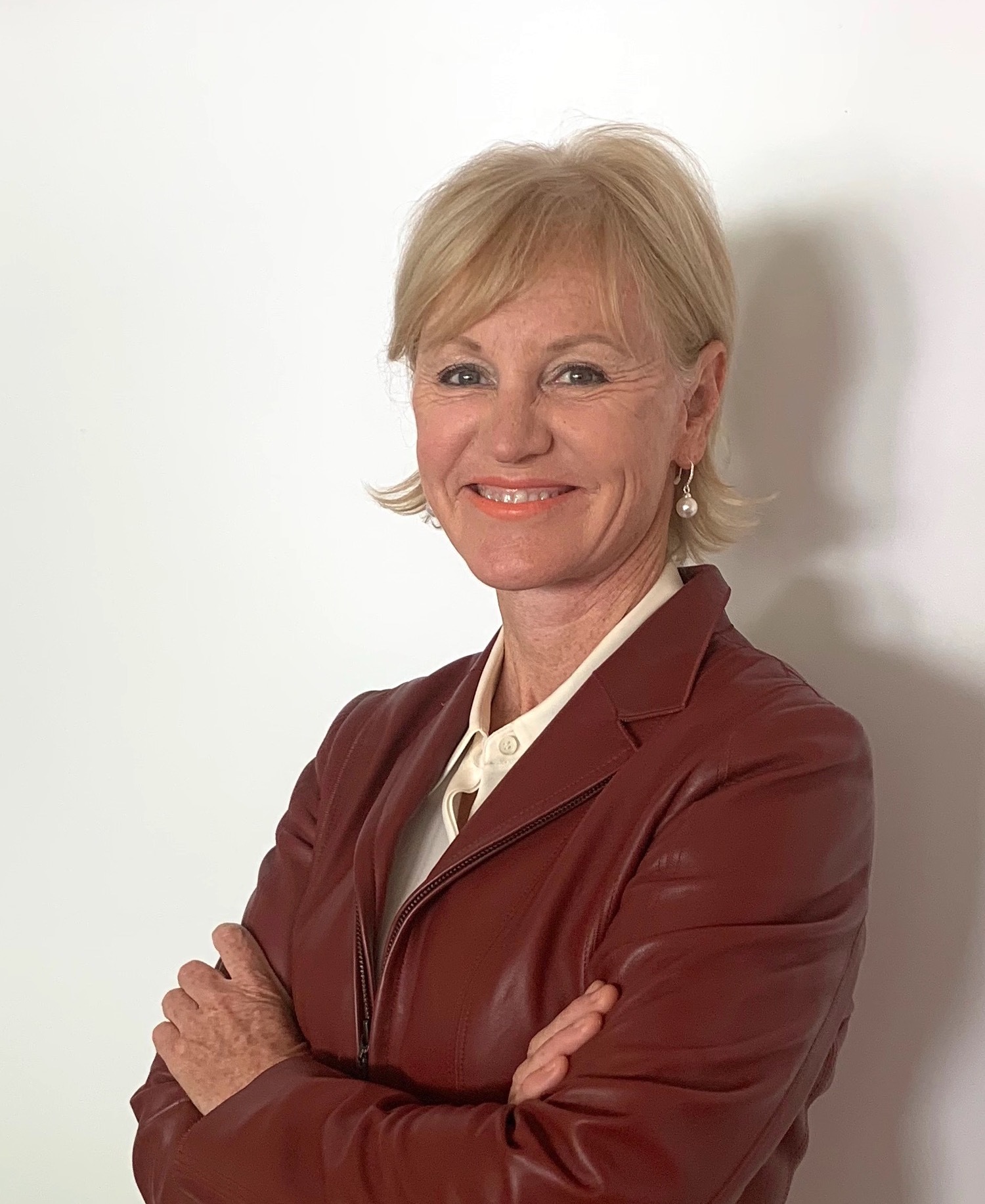 Amazon.com: Alison Davis: books, biography, latest update