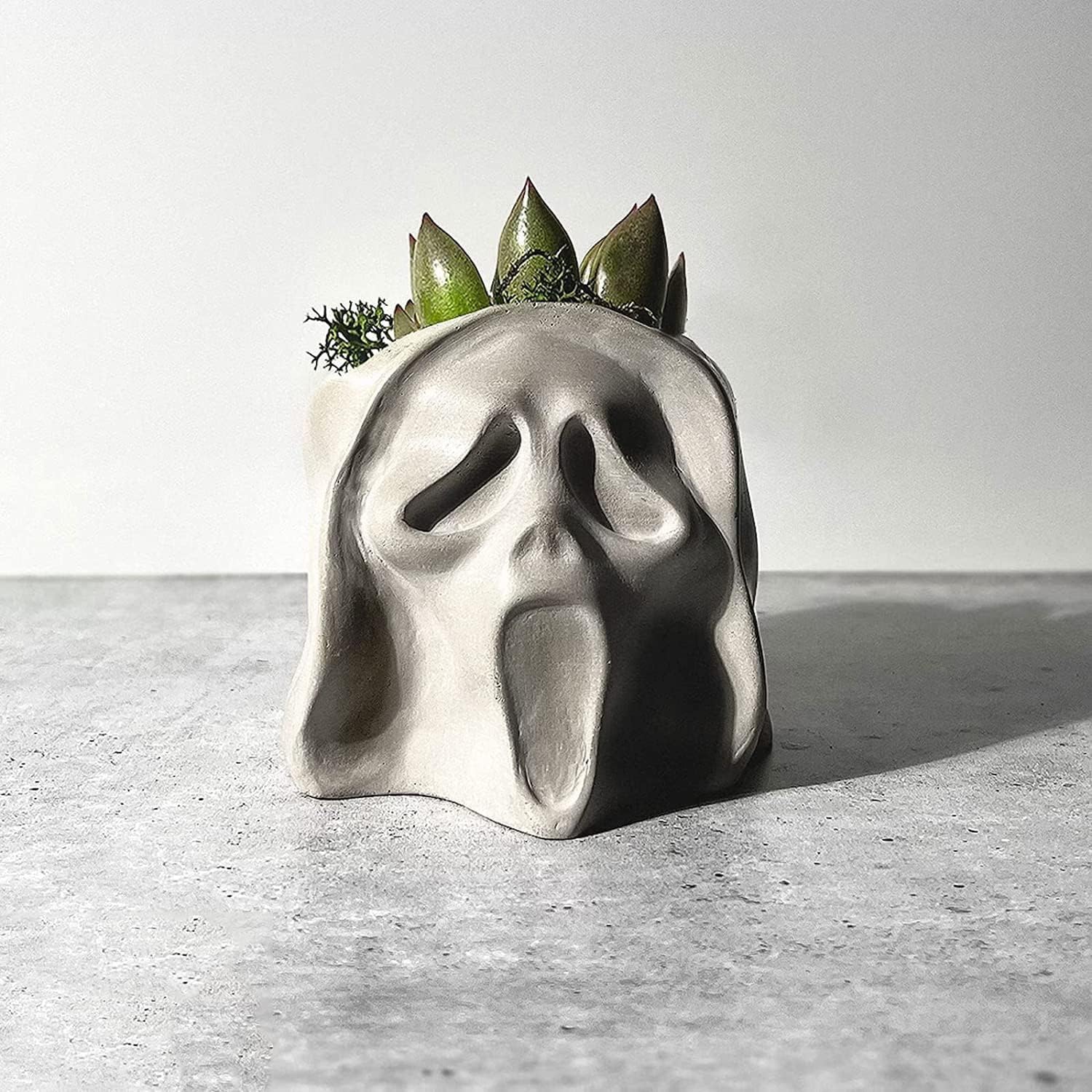 Amazon.com : Horror Movie Planter Statue, Classic Michael Myers Planter ...