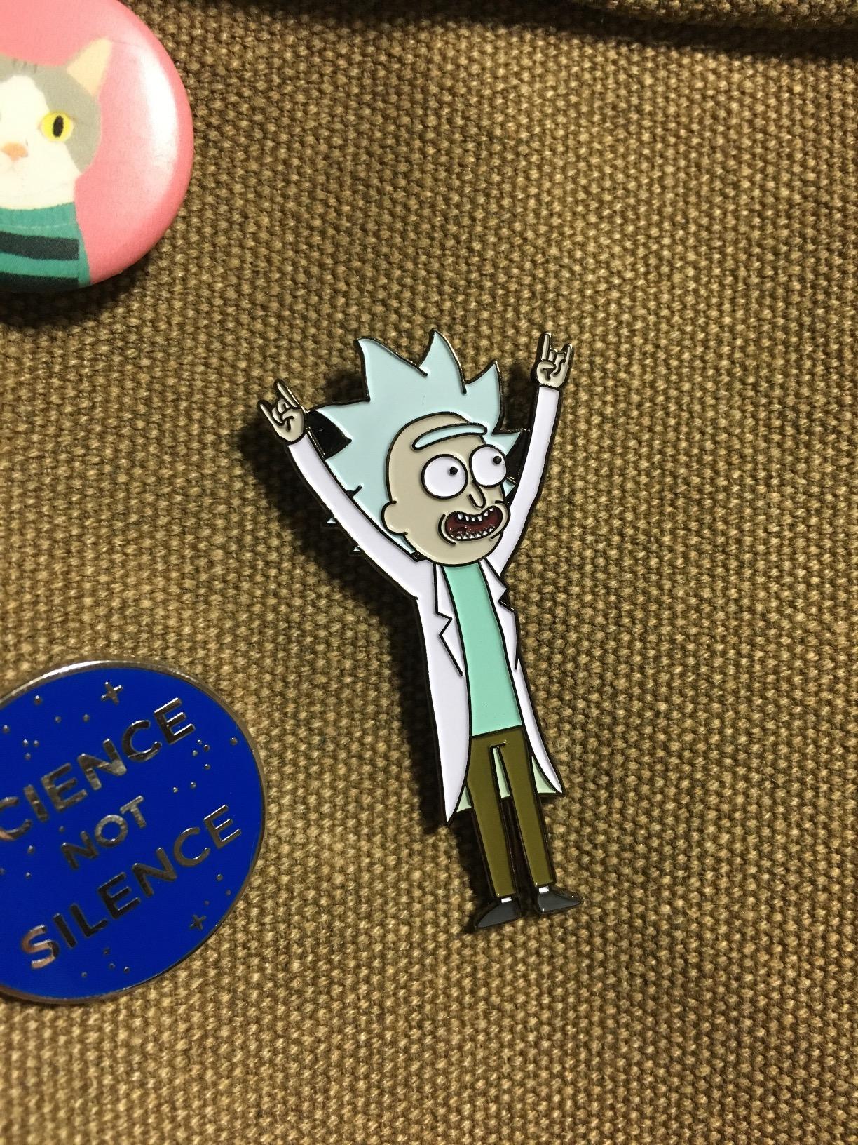 Amazon.com: Rick and Morty Enamel Pin - Tiny Rick : Everything Else
