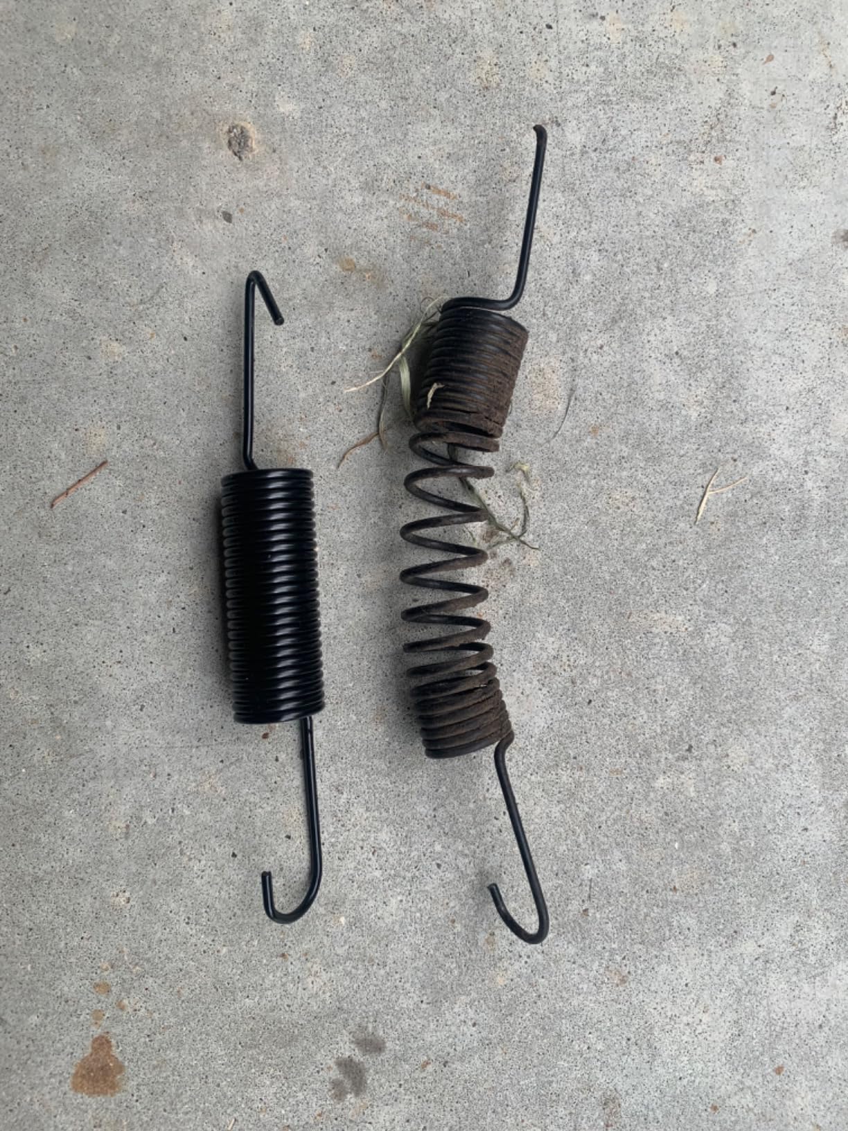 Amazon.com: GX20377 Deck Spring fit for John Deere Spring GX21582 D140 ...