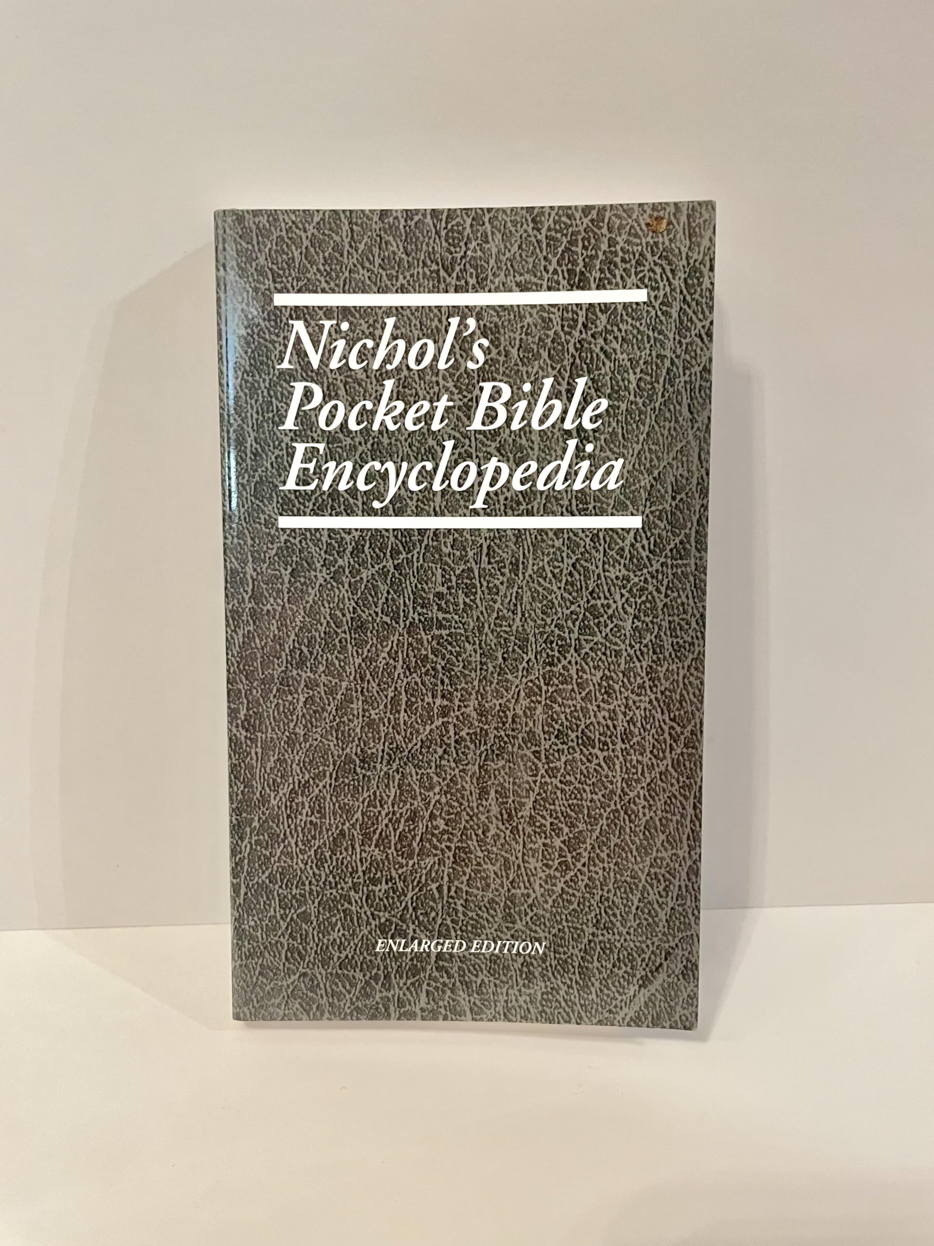Nichol's Pocket Bible Encyclopedia: C.R. Nichol and wife: 9780915547555 ...