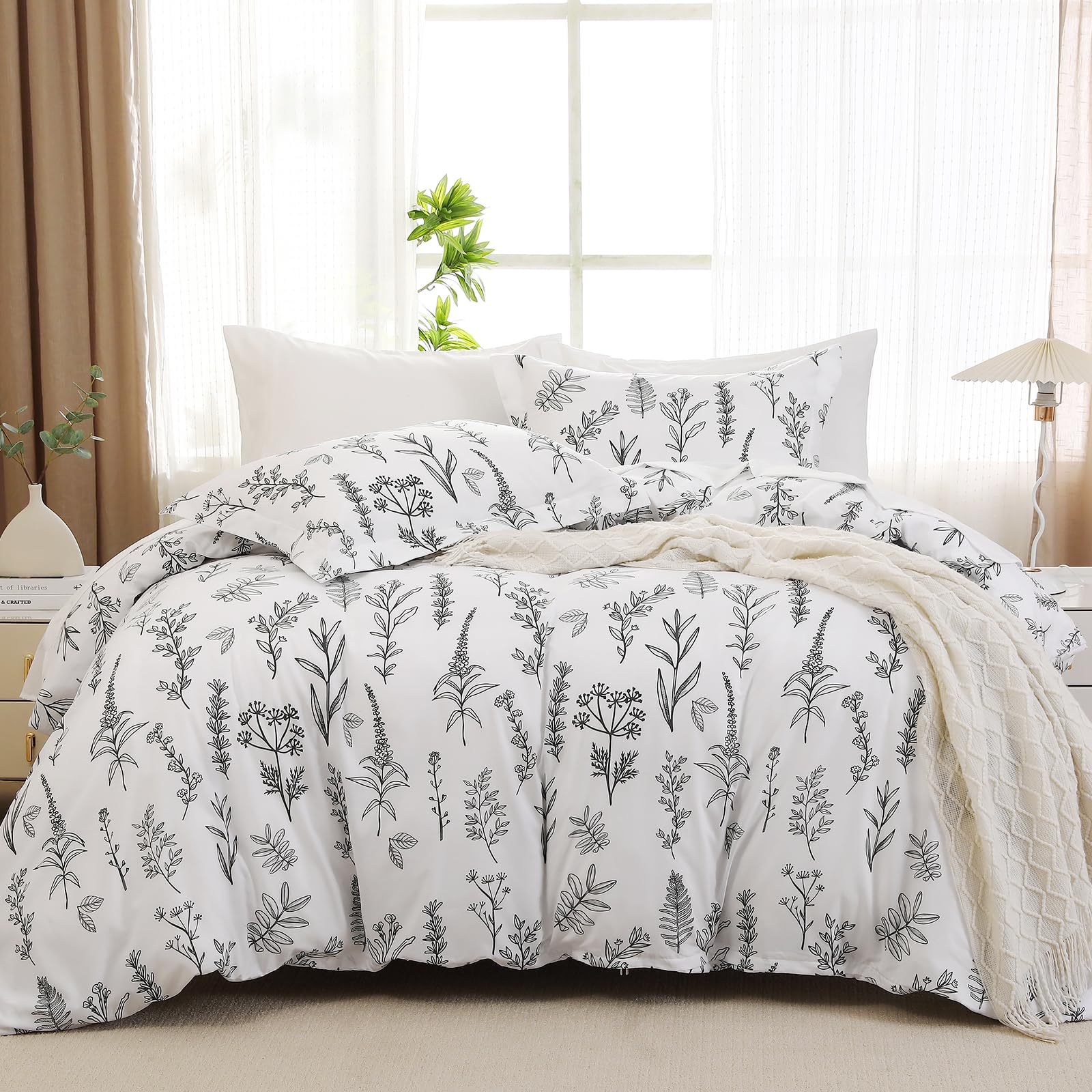 Amazon.com: MUXHOMO Bedding Comforter Sets, 3 Pieces White Comforters ...