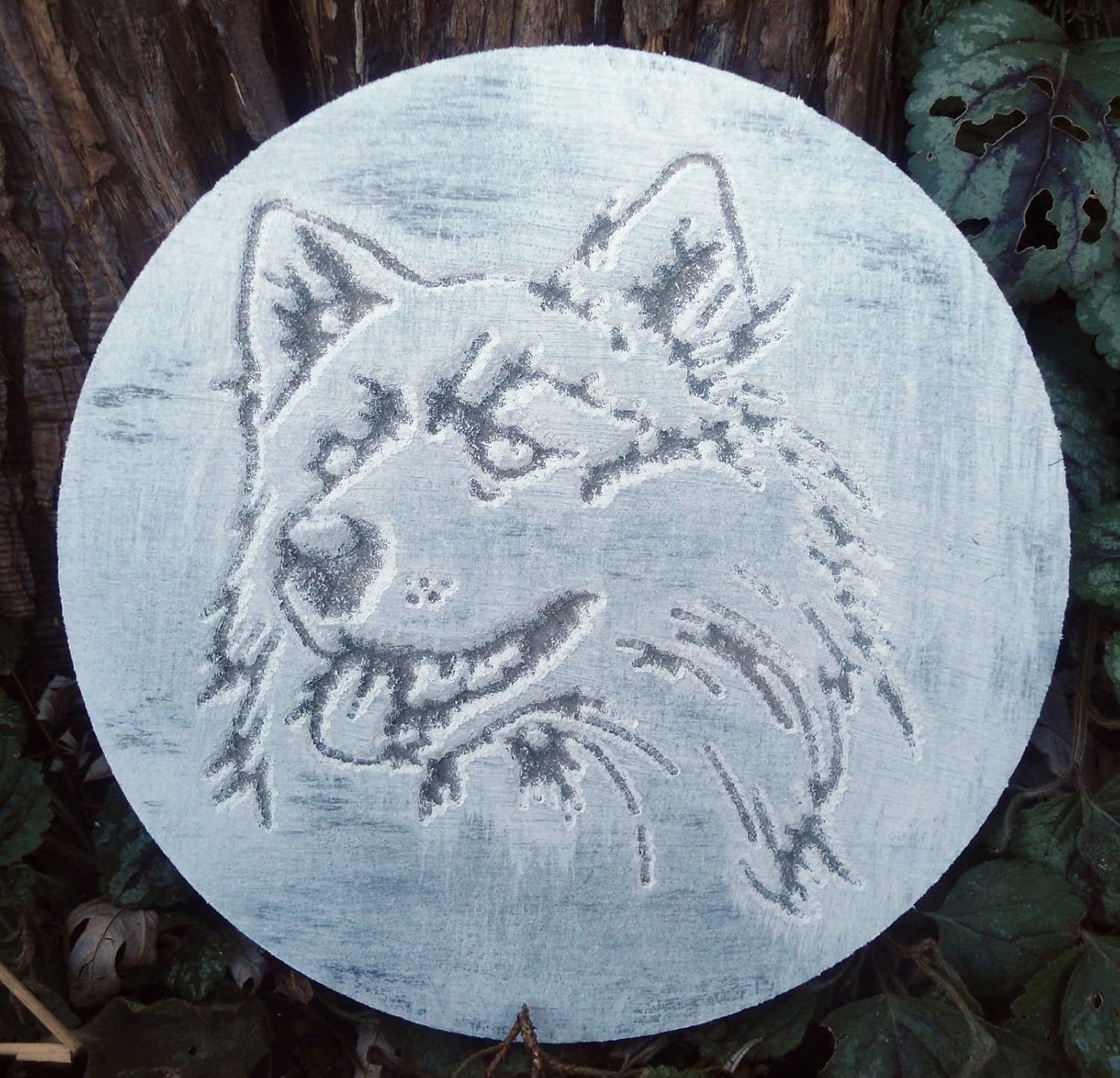 Amazon.com: Plastic Husky / Eskimo dog mold garden ornament plaster ...