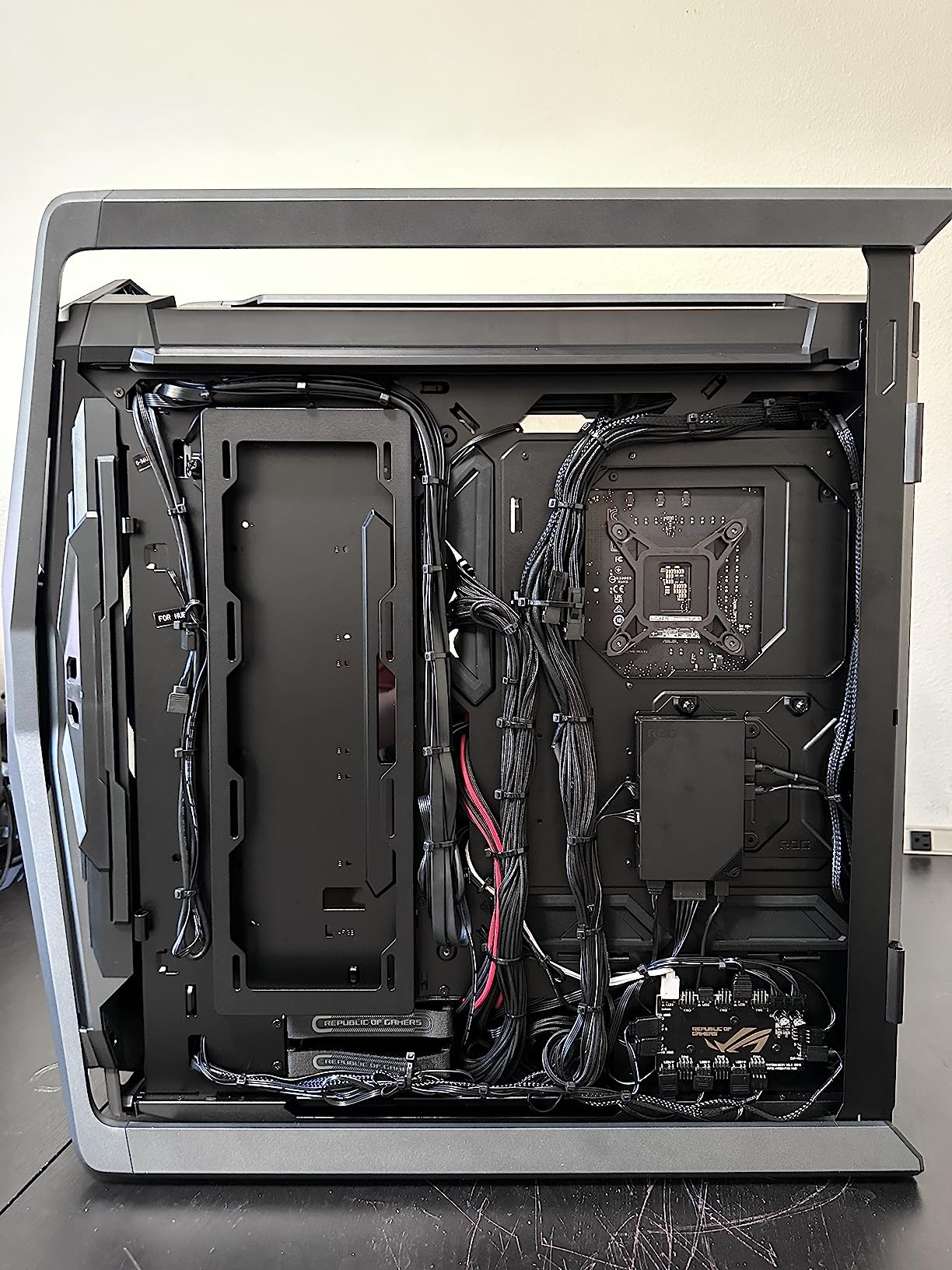 $13/mo - Finance ASUS ROG Hyperion GR701 EATX Full-Tower Computer case ...